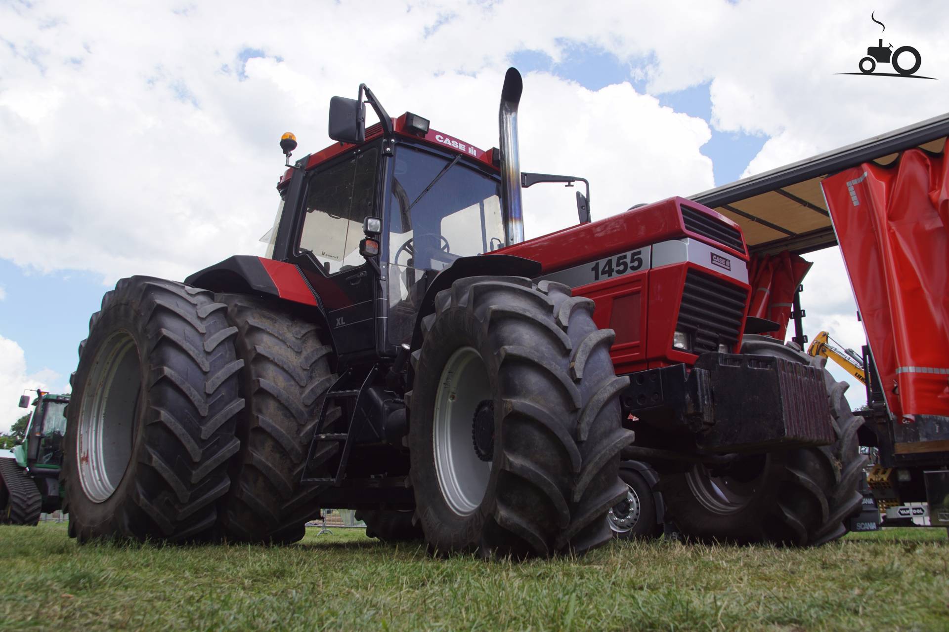 International 1455 XL