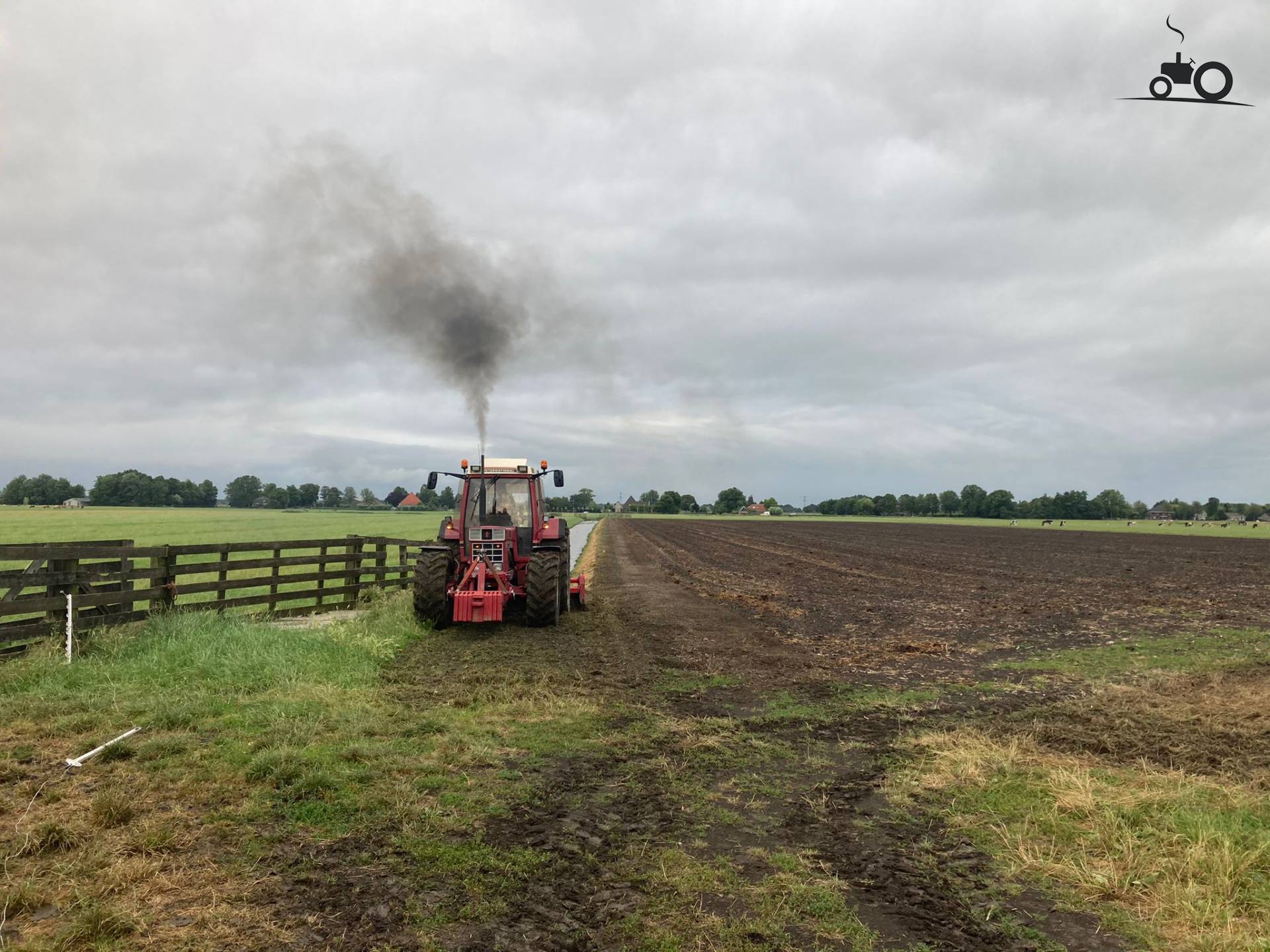 Foto International 1056 XL #1482280