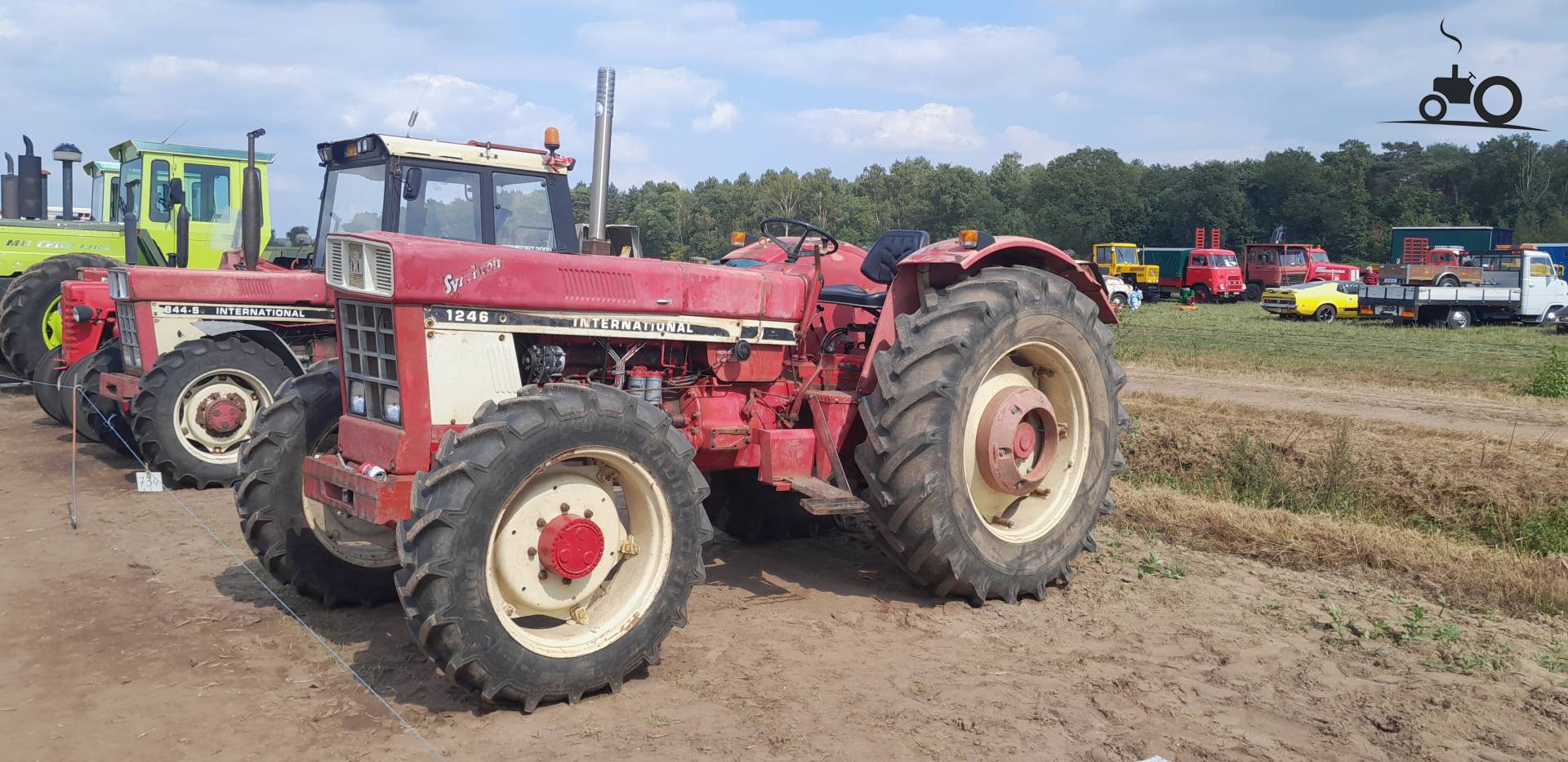 Foto International 1246 #1487203