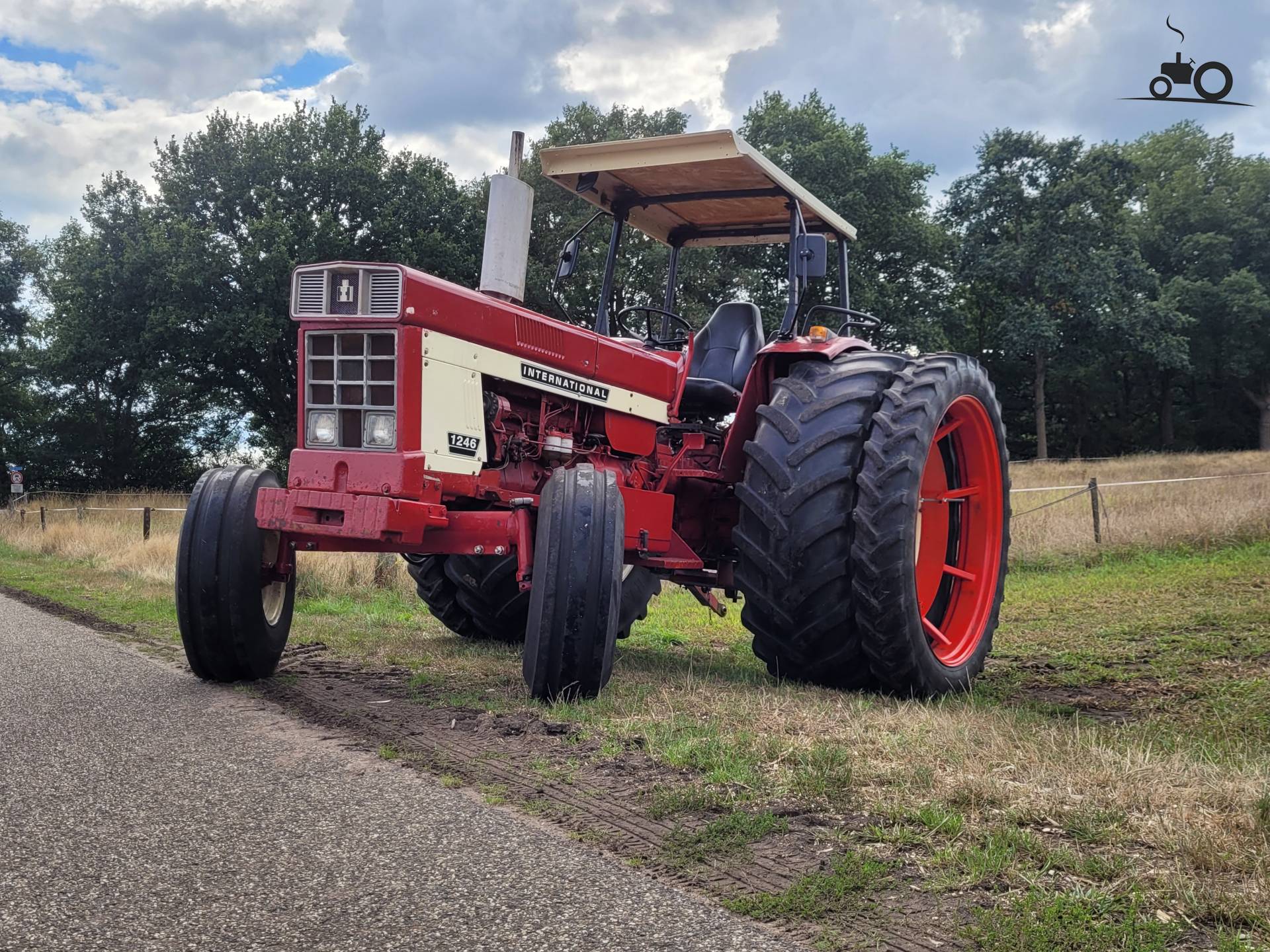 Foto International 1246 #1489650