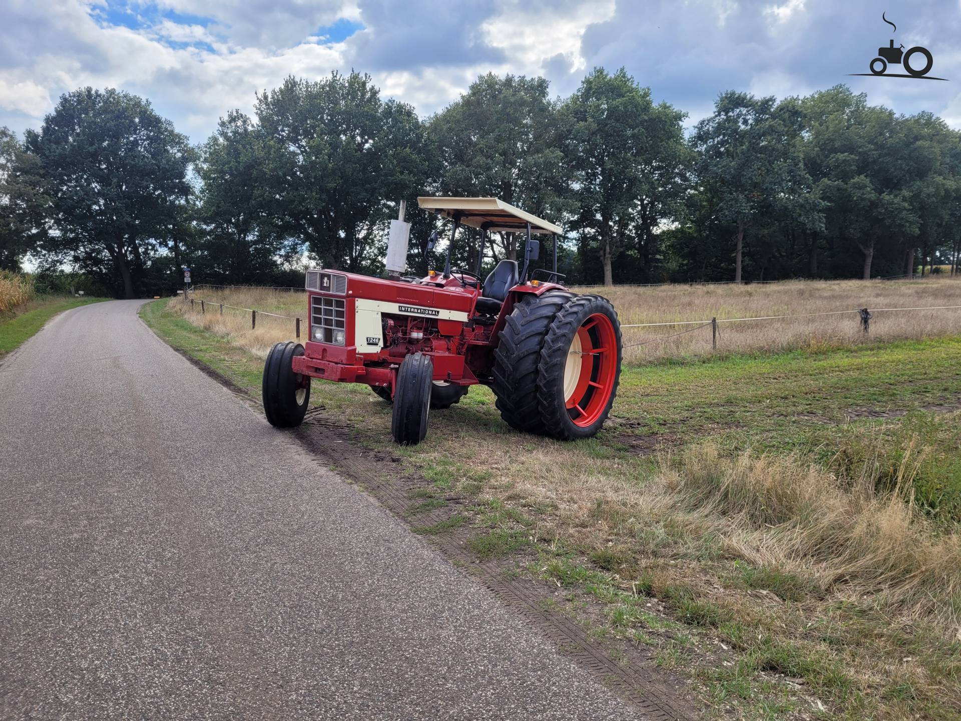 Foto International 1246 #1489652