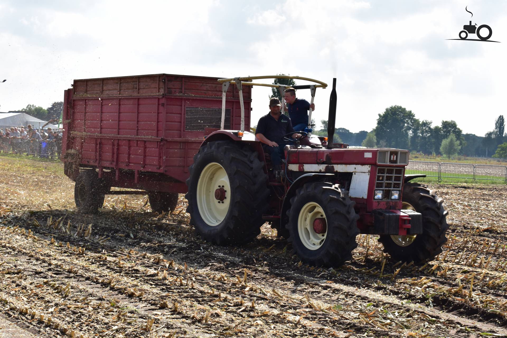 Foto International 1246 #1493317