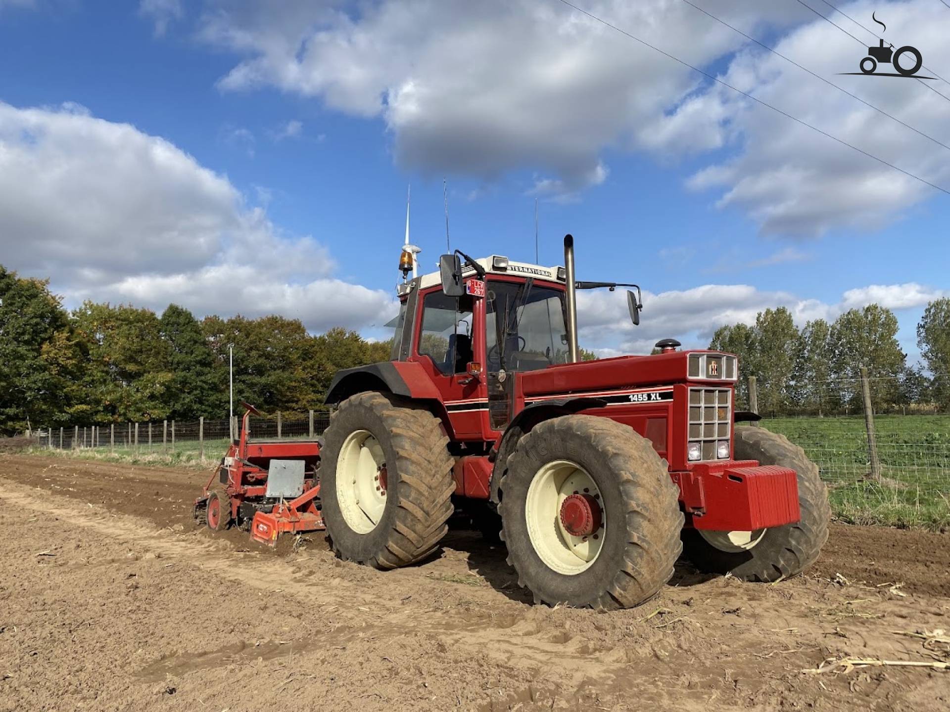 International 1455 XL