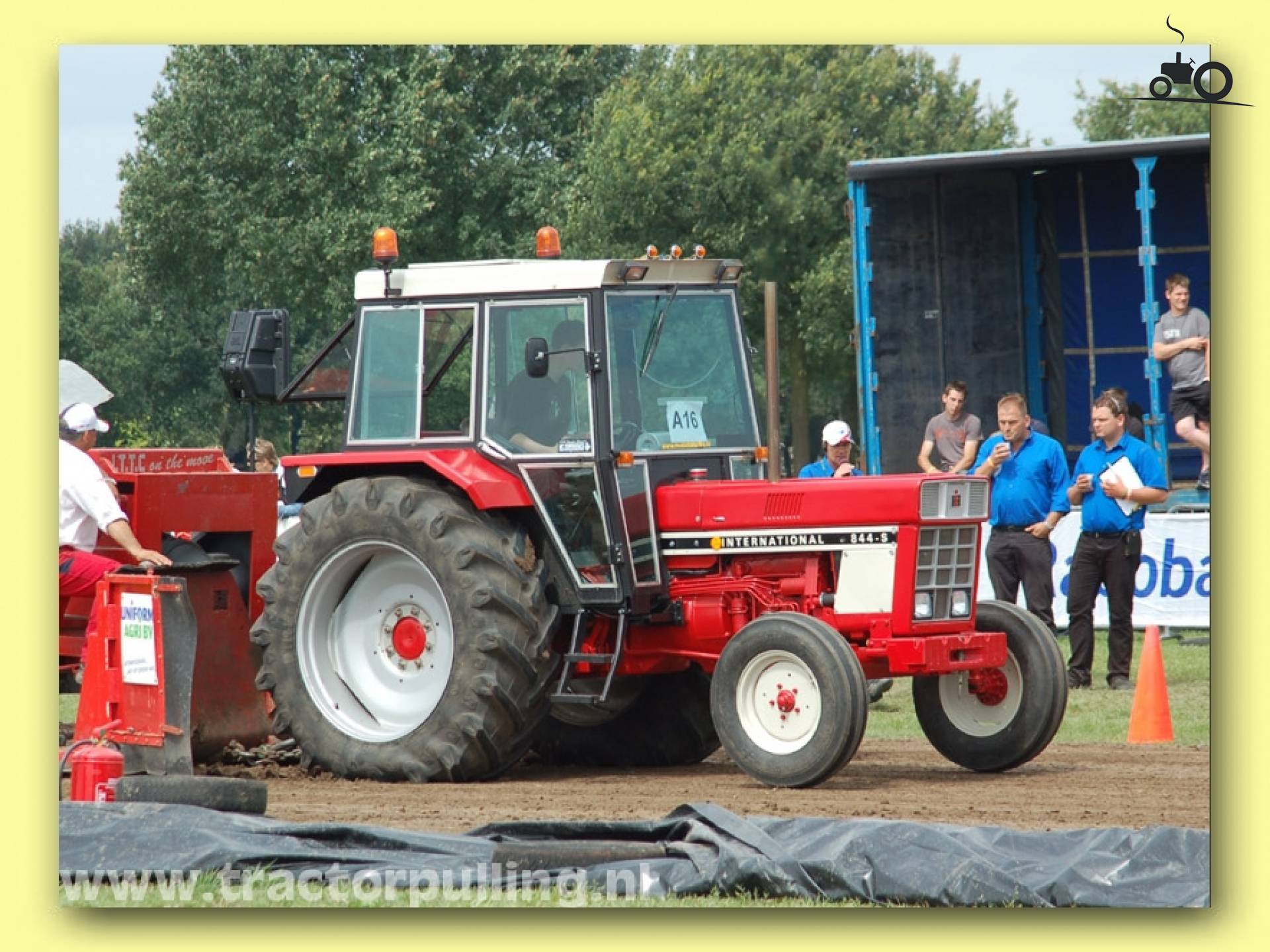 Foto International 844 S #194532