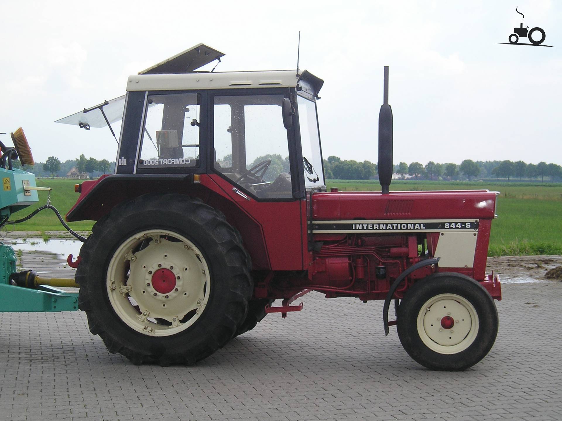 Foto International 844 S #26292