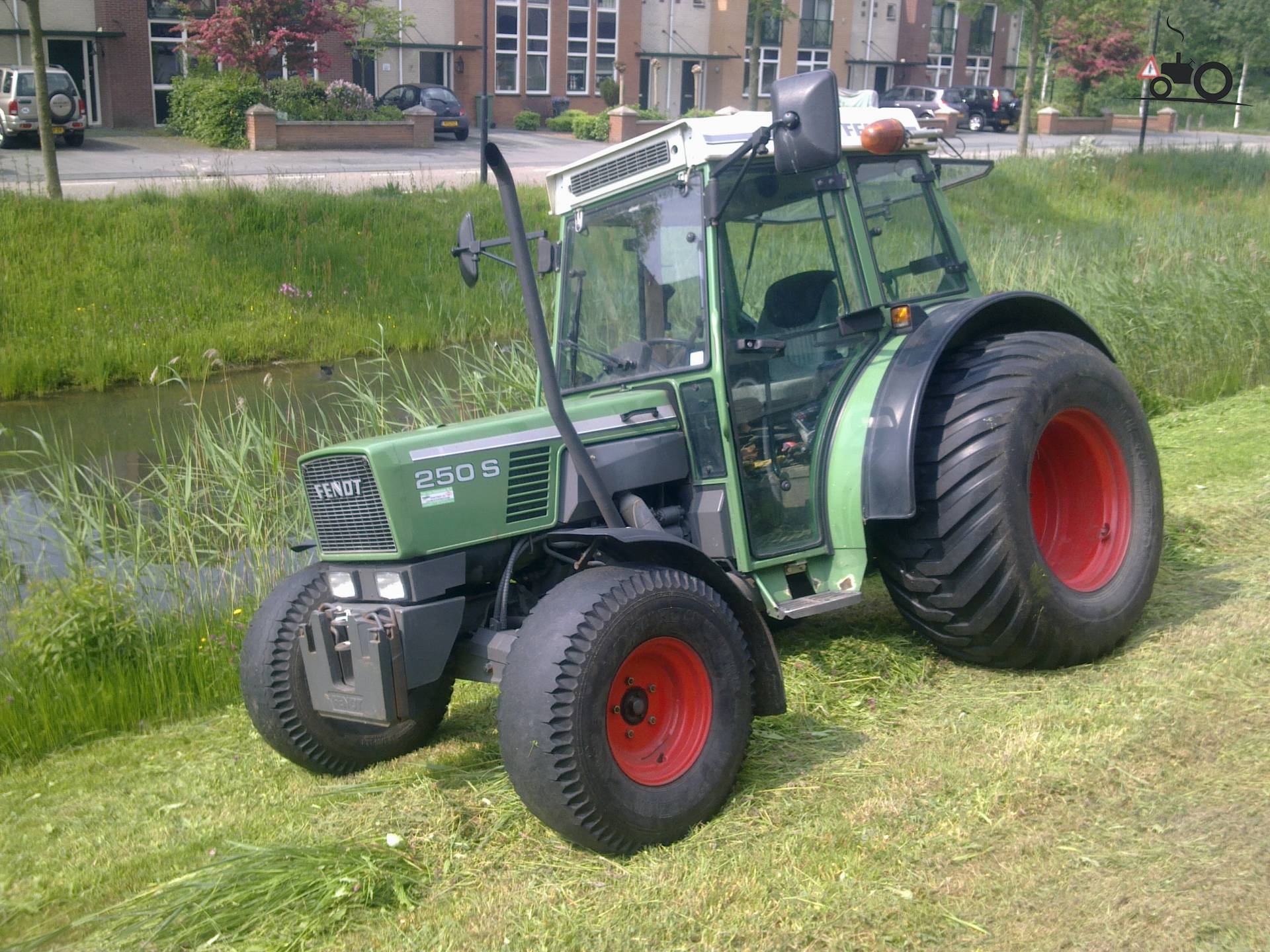 Fendt 250 S - Deutschland - Traktor foto #365124