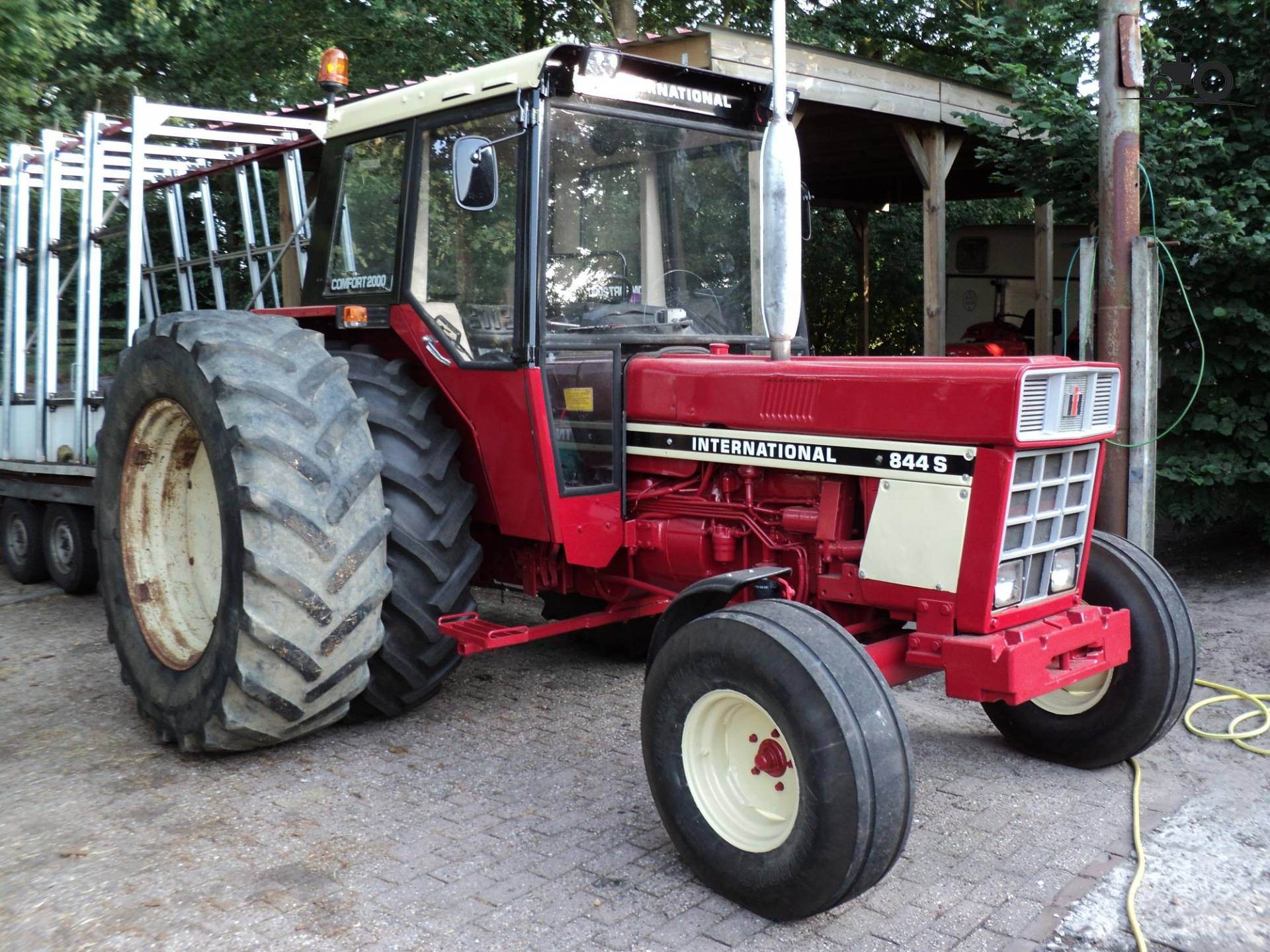 International 844 S - United Kingdom - Tractor picture #377510