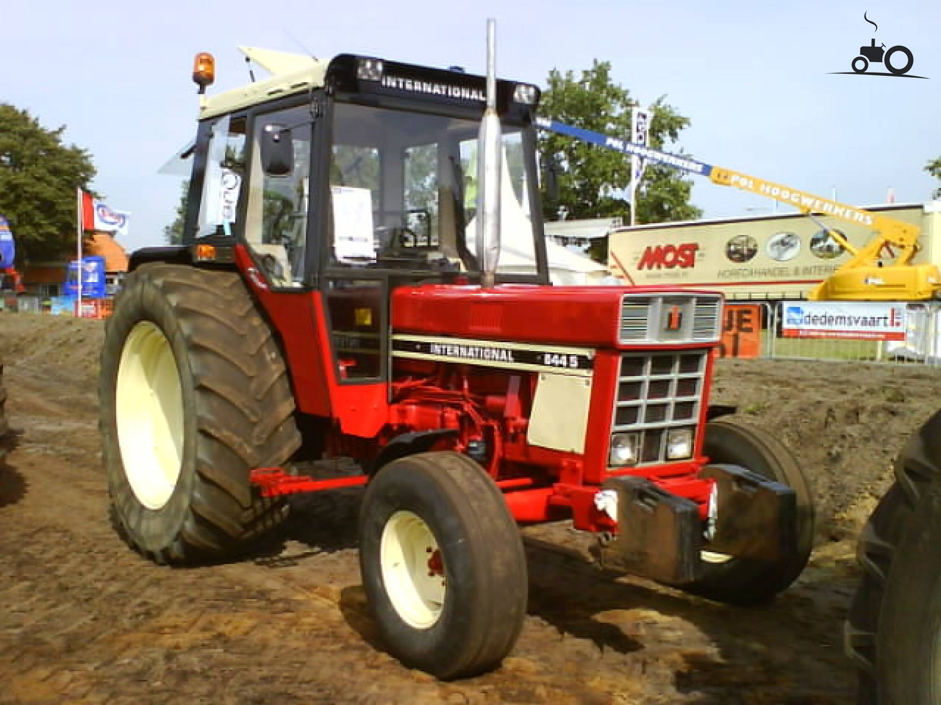 International 844 S - United Kingdom - Tractor picture #400270