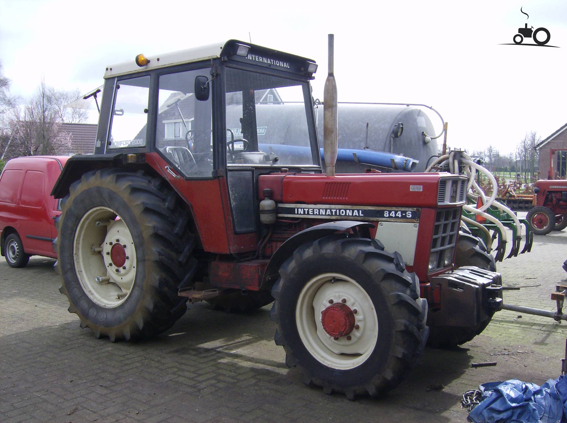 Foto International 844 S #43075