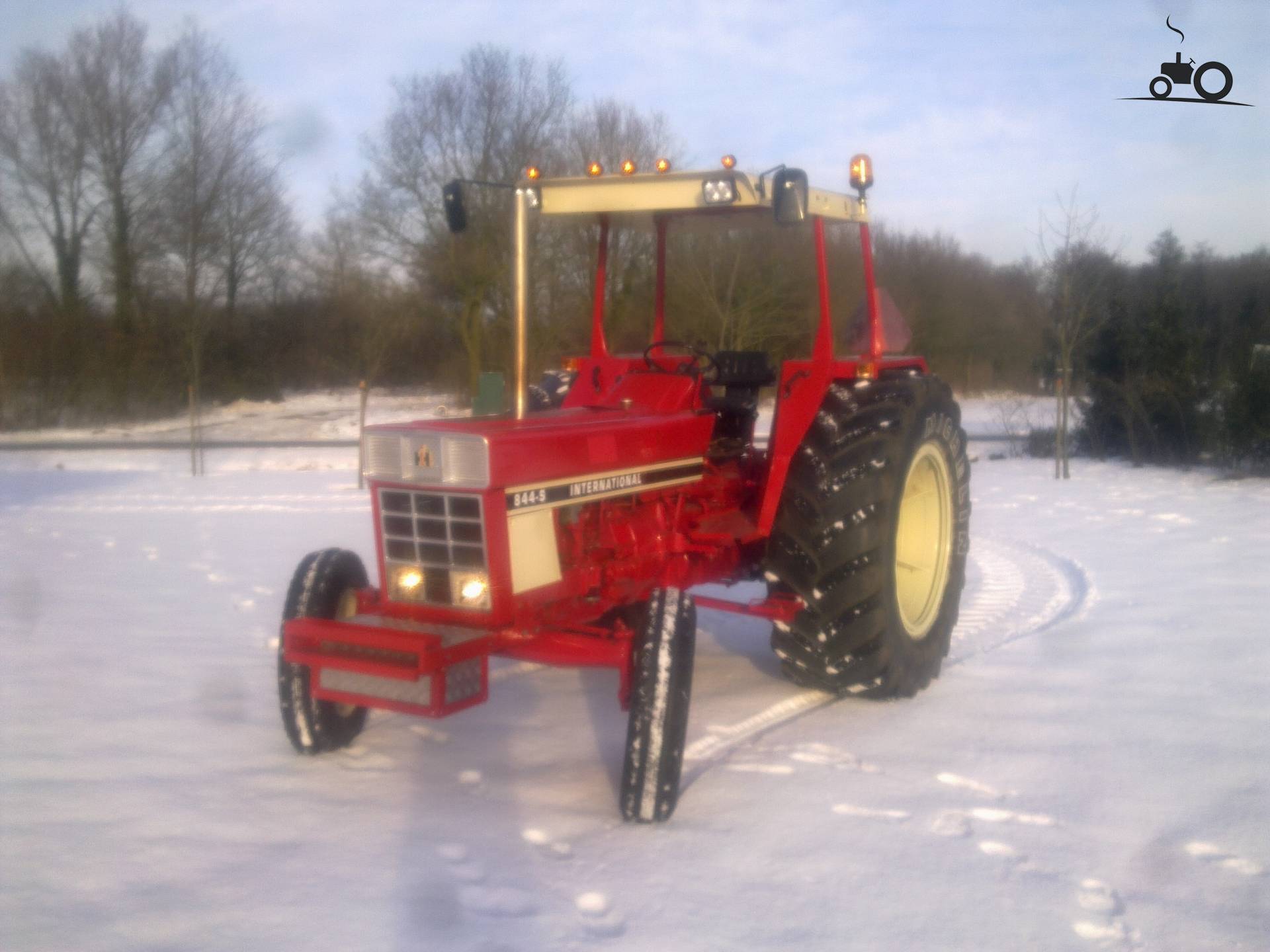 Foto International 844 S #439346