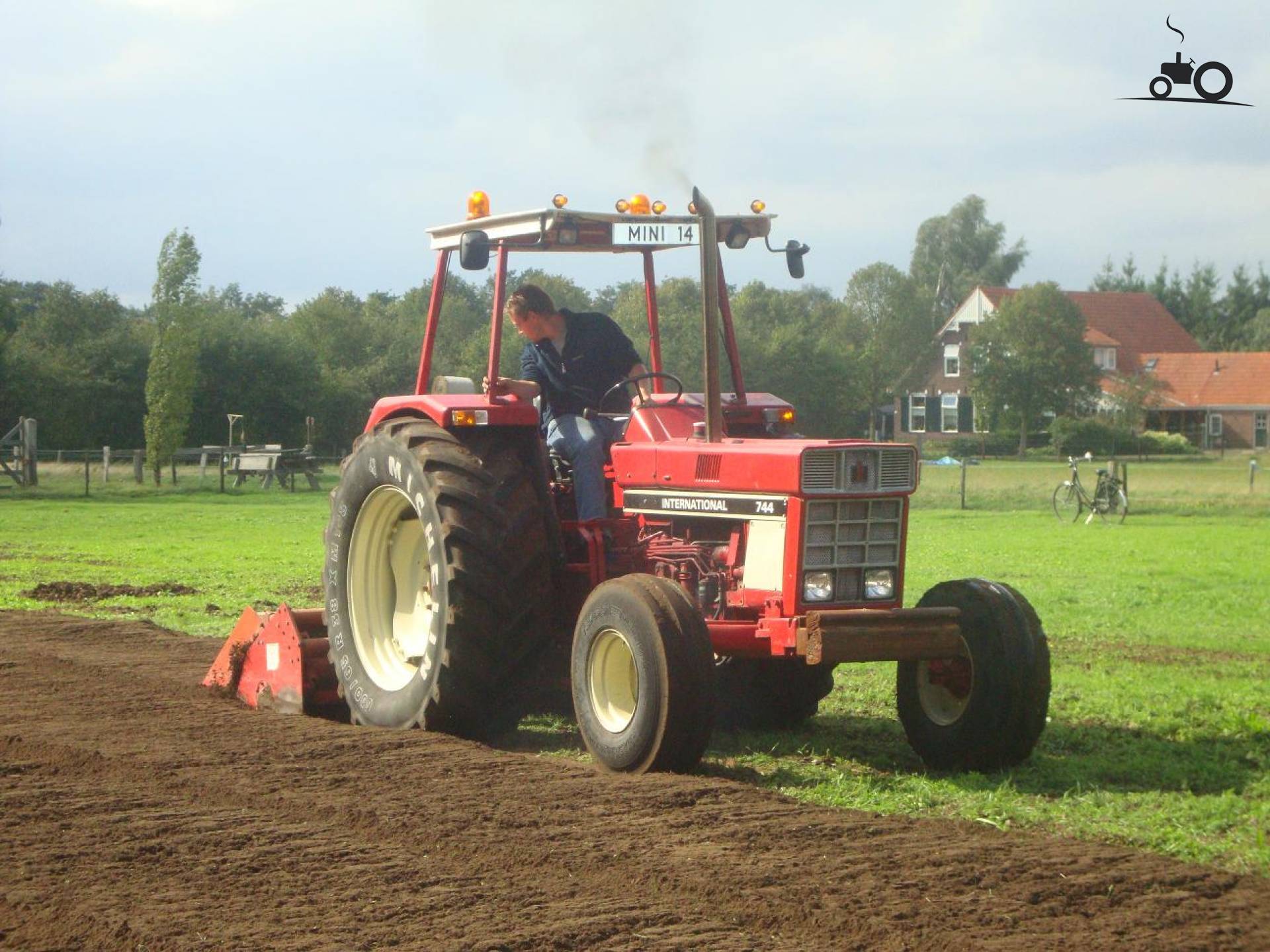 Foto International 744 #439979