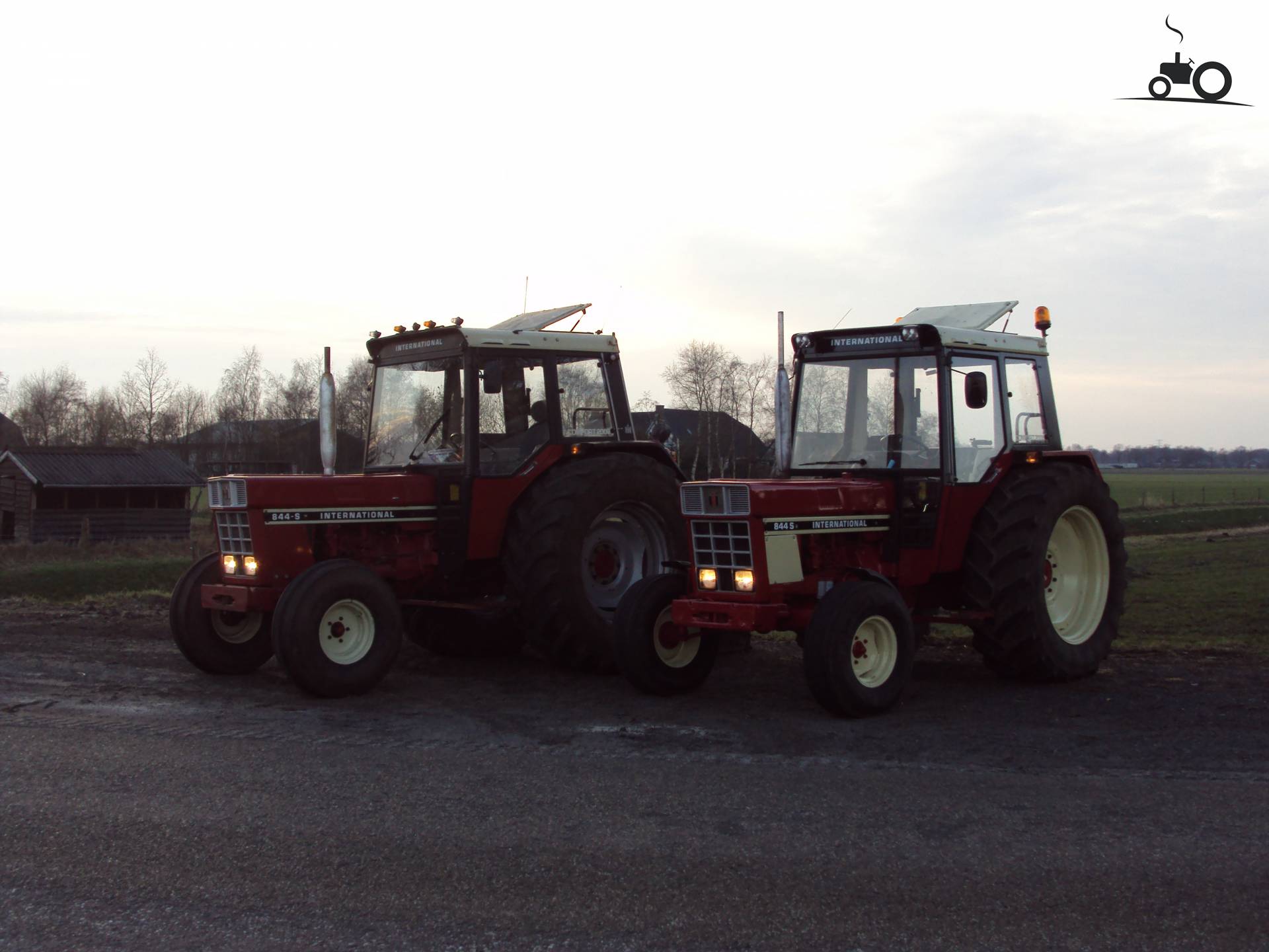 International 844 S - United Kingdom - Tractor picture #454261
