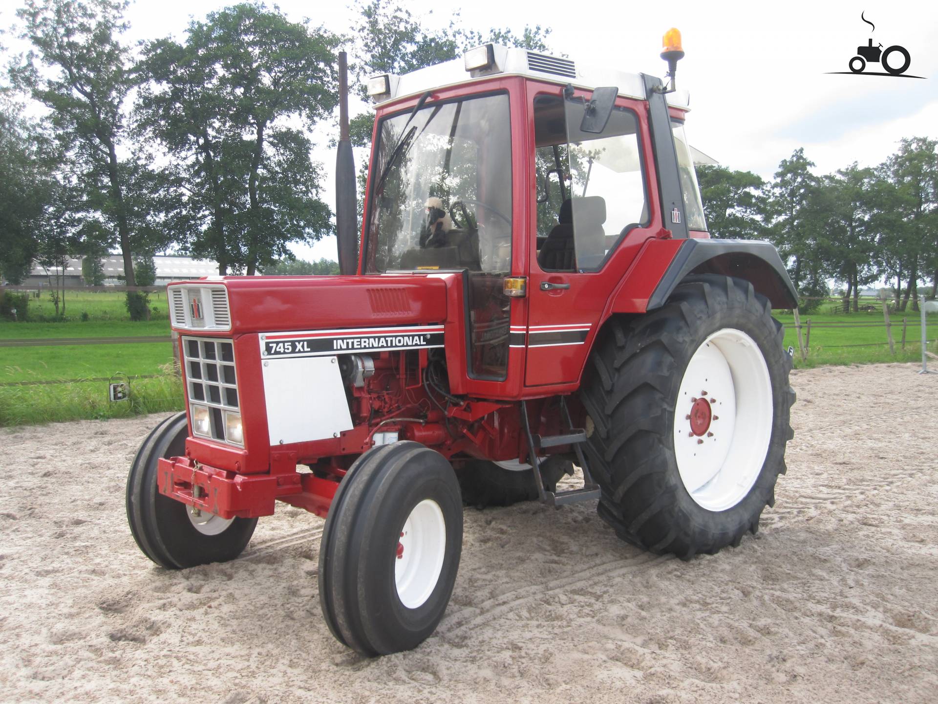 Foto International 745 XL #507889