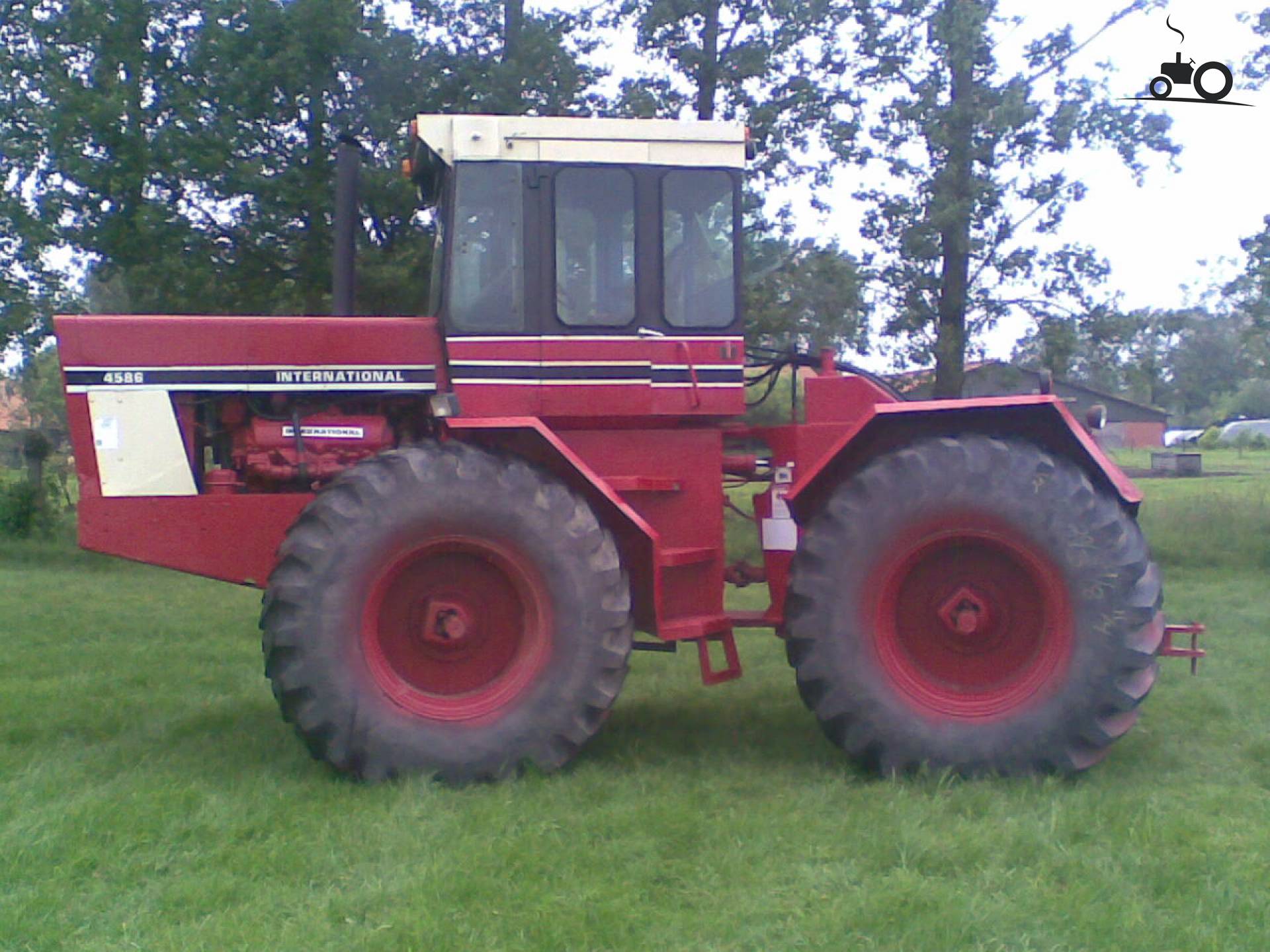 International 4586 - United Kingdom - Tractor picture #537583