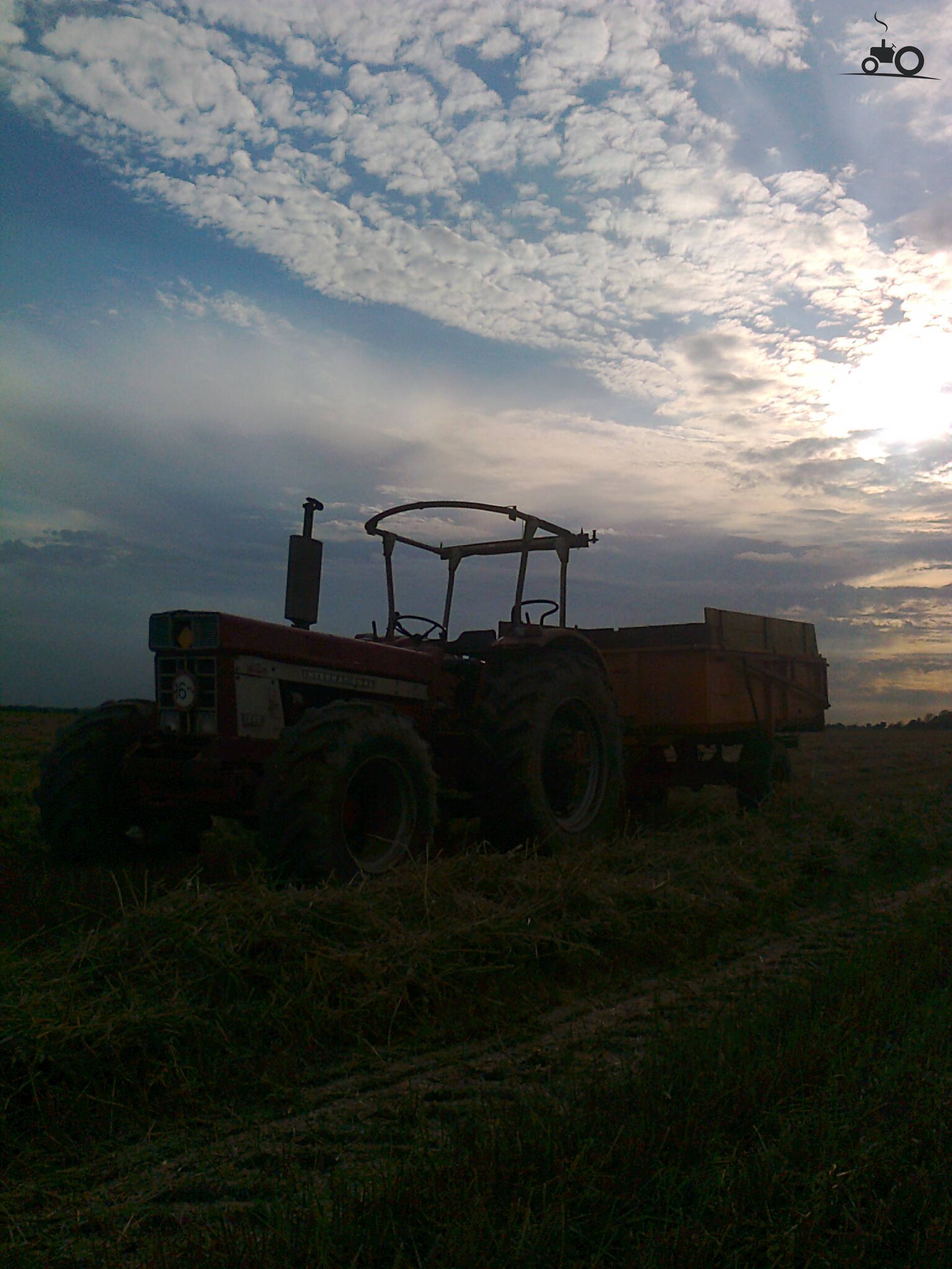 Foto International 1246 #560000