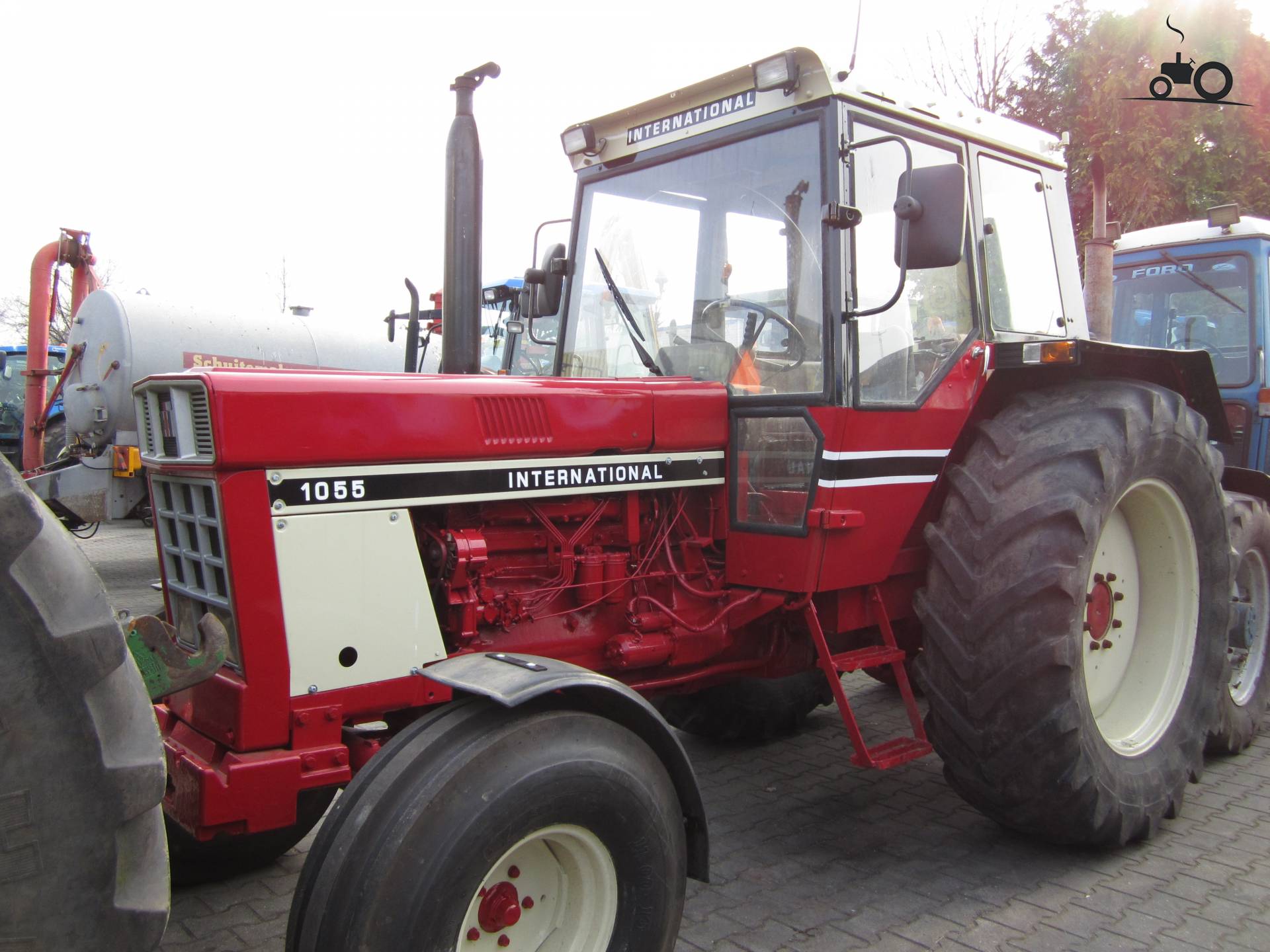 Foto International 1055 #612778