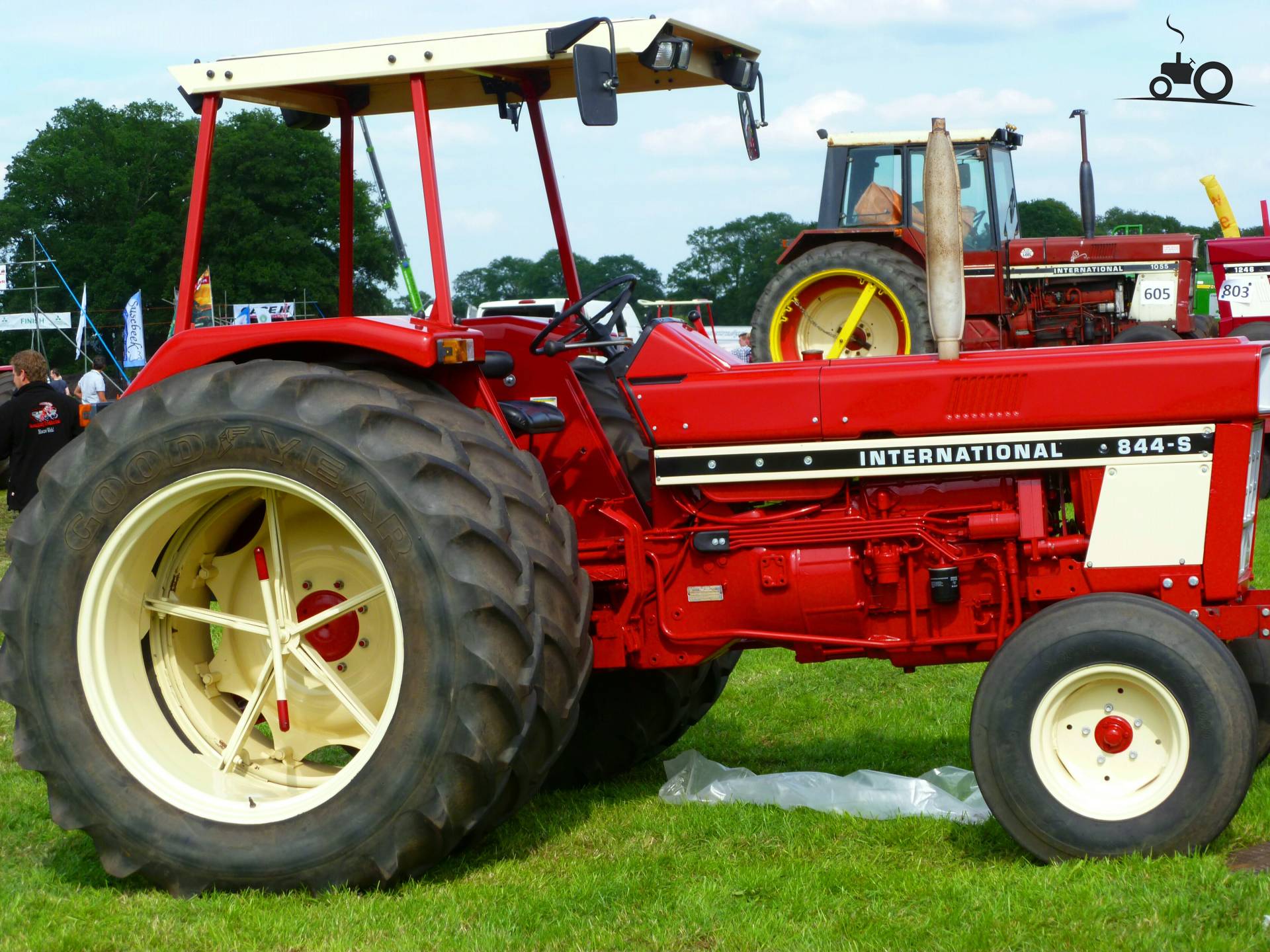 International 844 S - United Kingdom - Tractor picture #618407