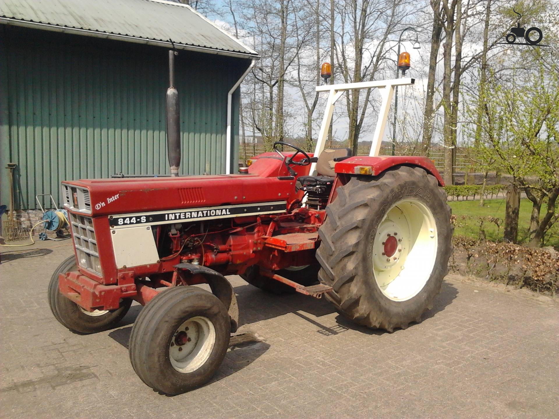 International 844 S - United Kingdom - Tractor picture #623561