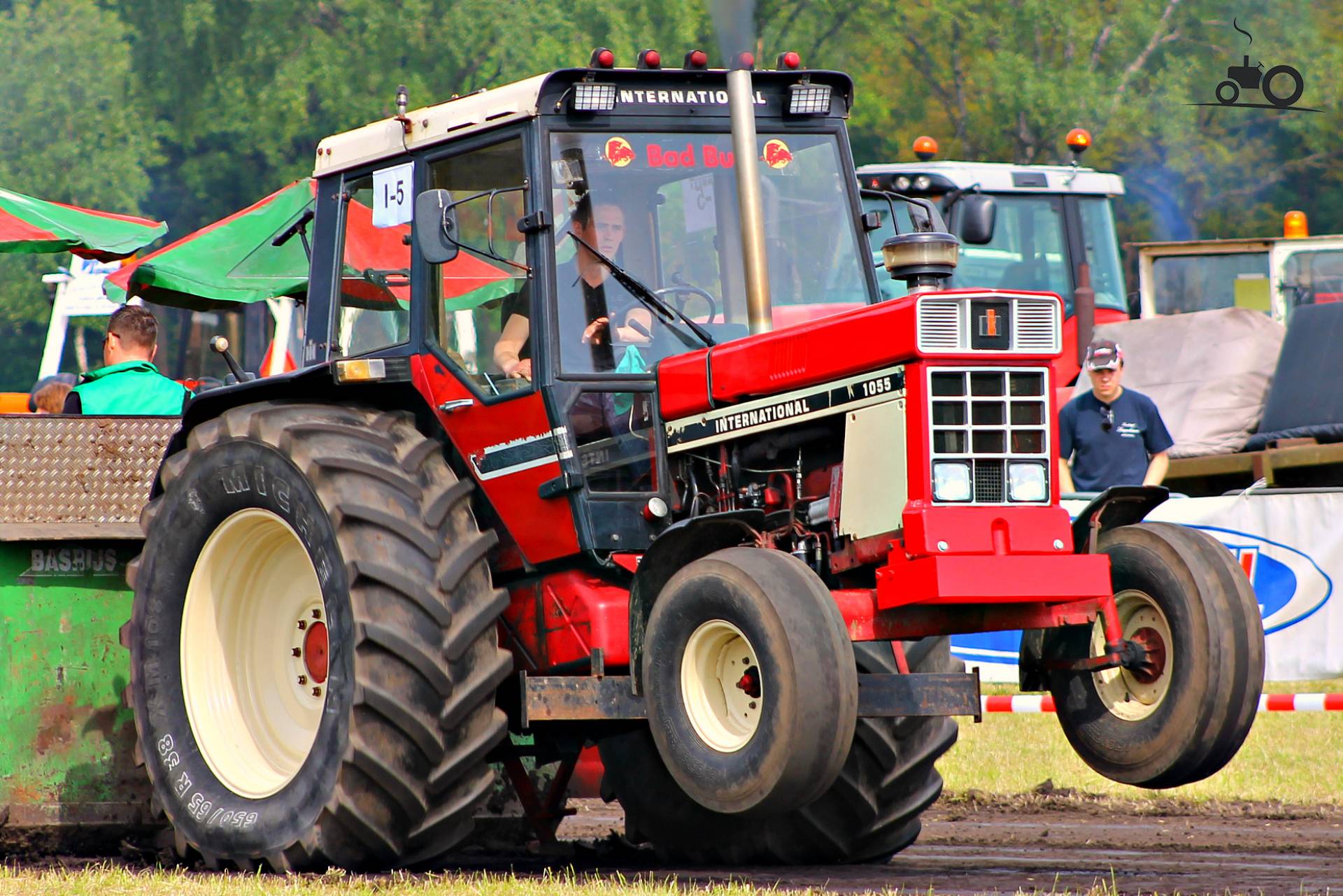 Foto International 1055 #637554