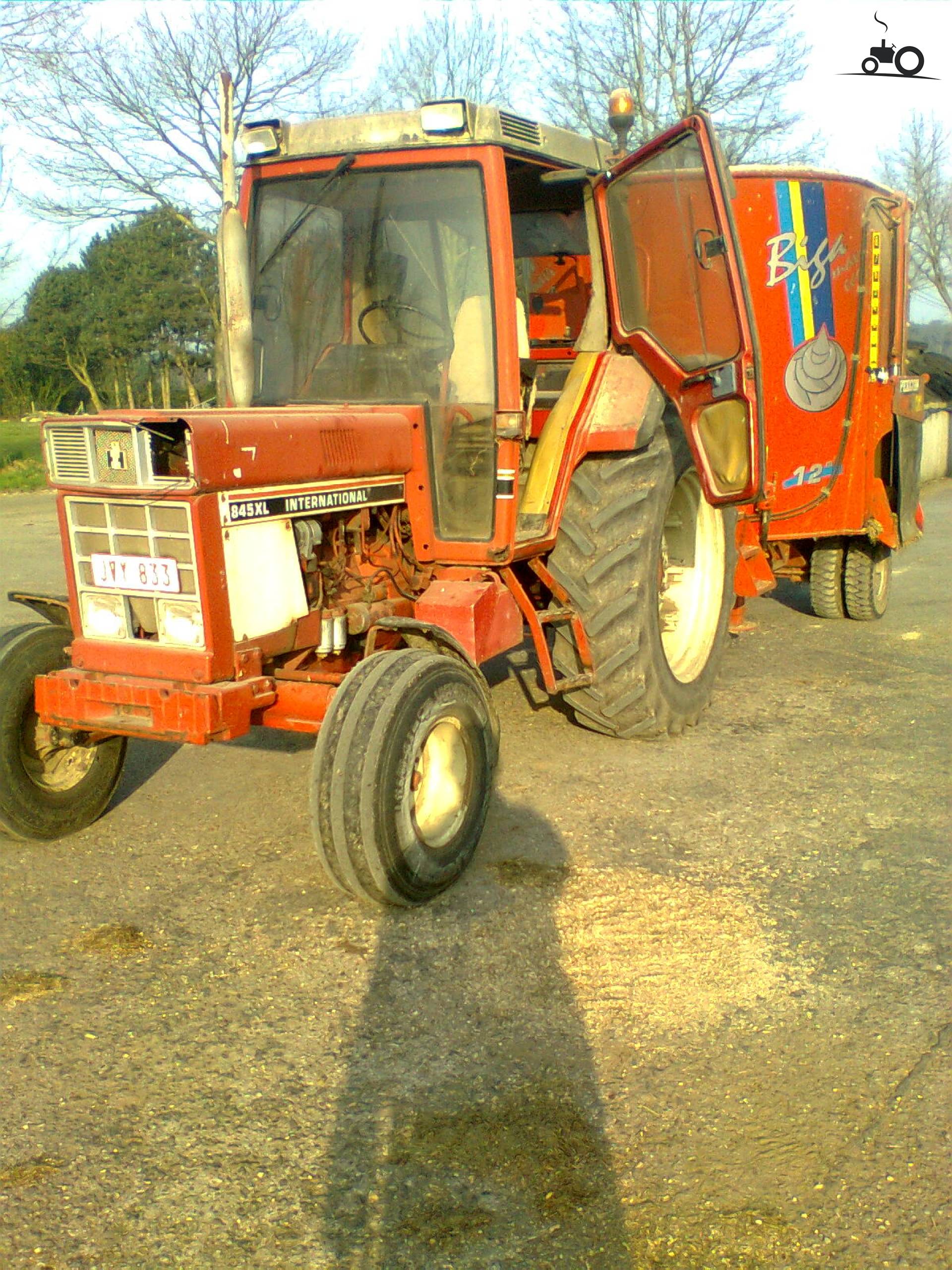 Foto International 845 XL #651950