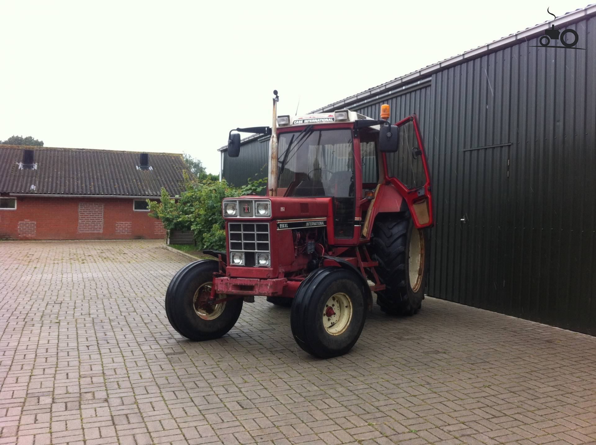 International 956 XL