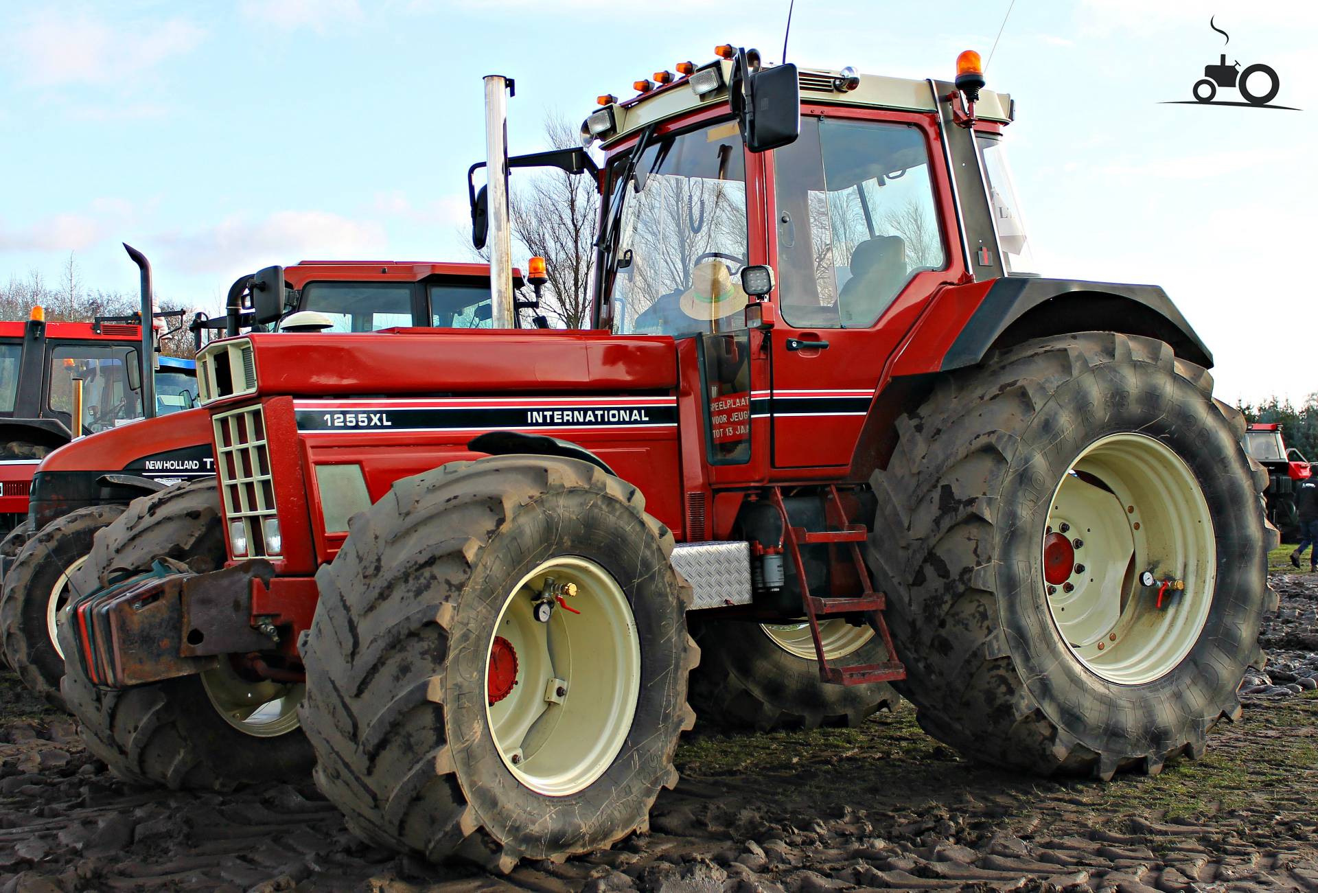 Foto International 1255 XL 717574