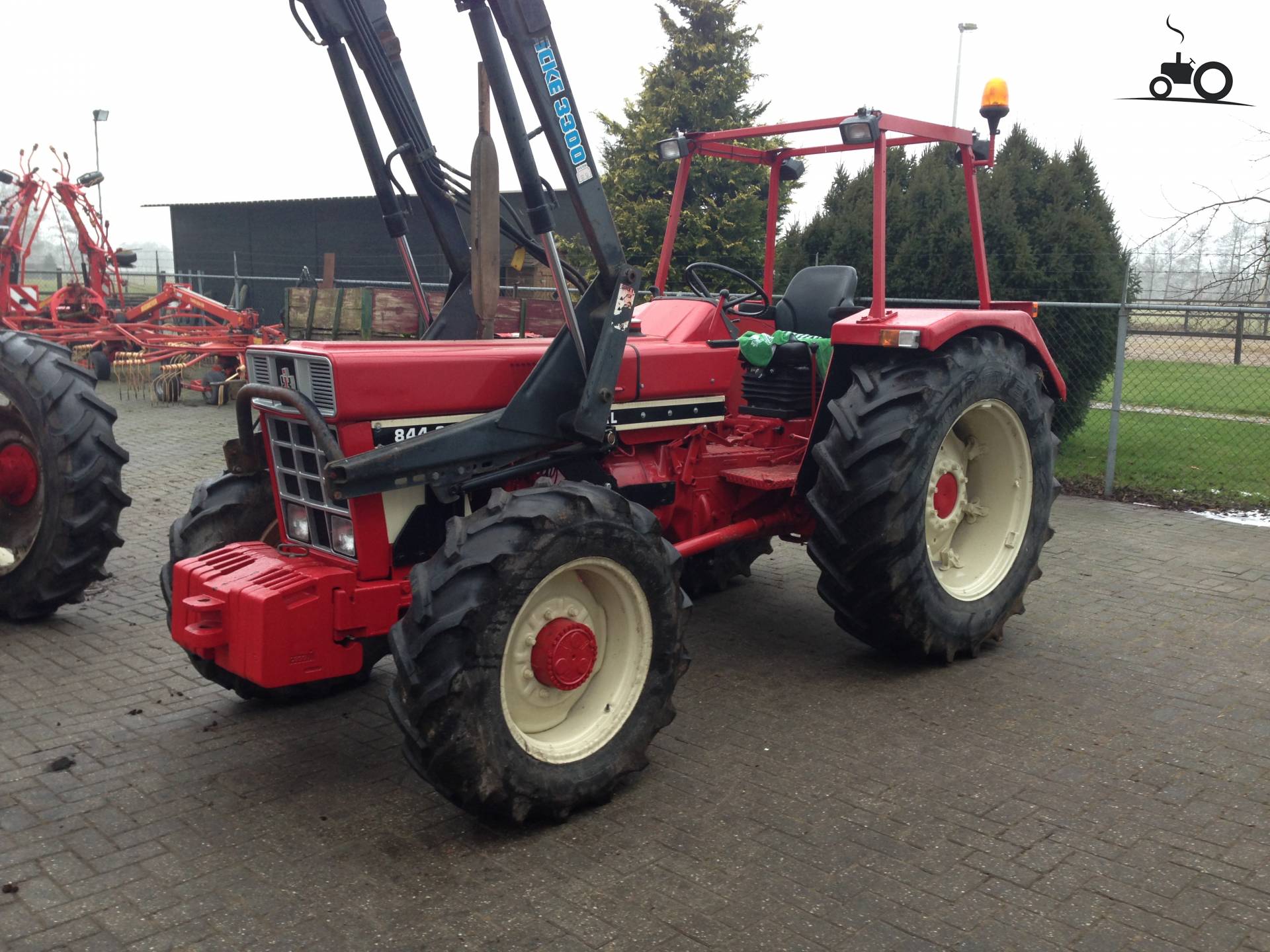 International 844 S - United Kingdom - Tractor picture #732820