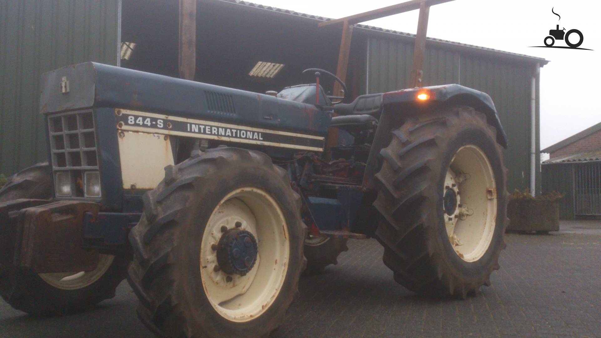 Foto International 844 S #740225