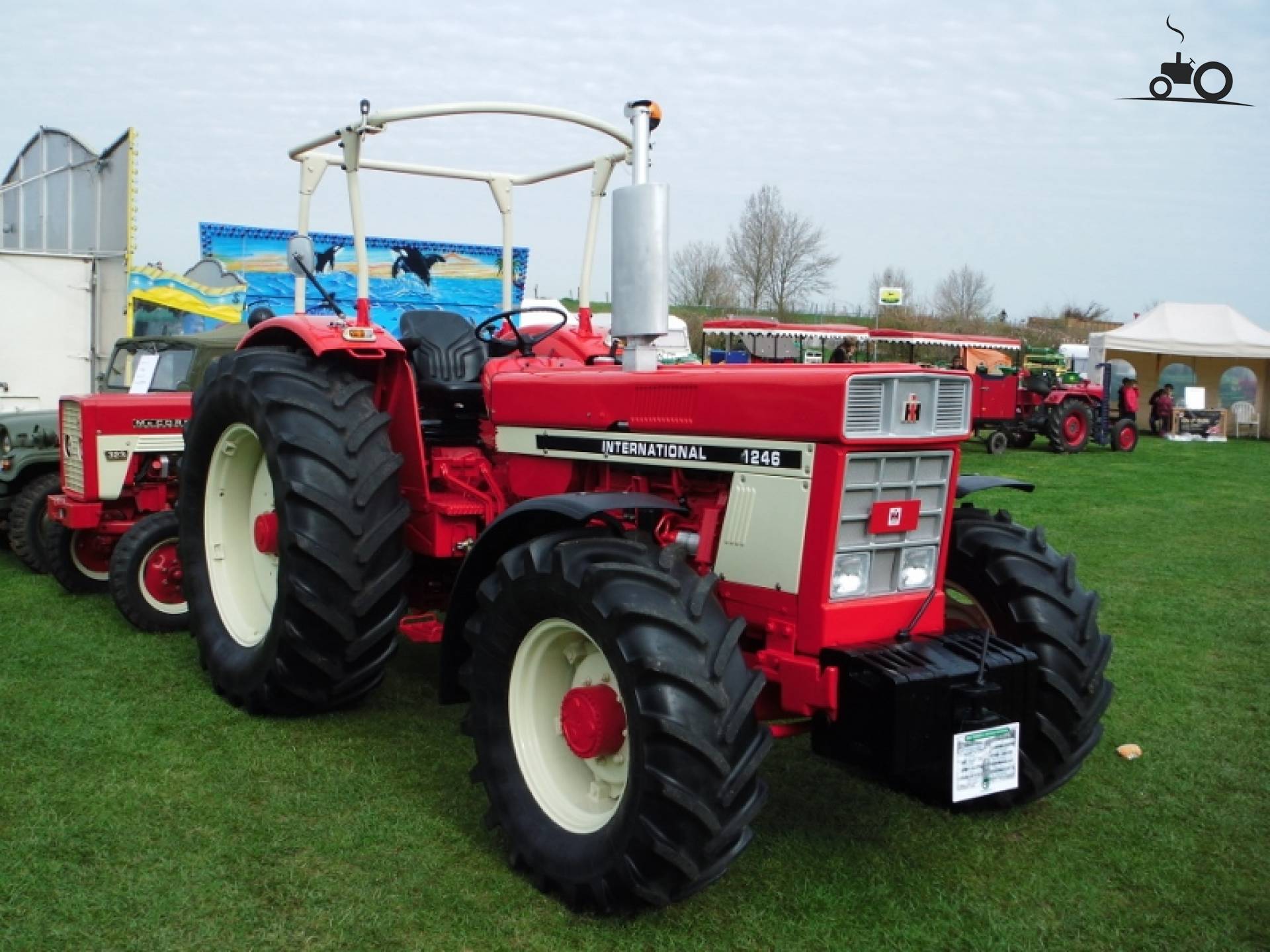 Foto International 1246 #751047