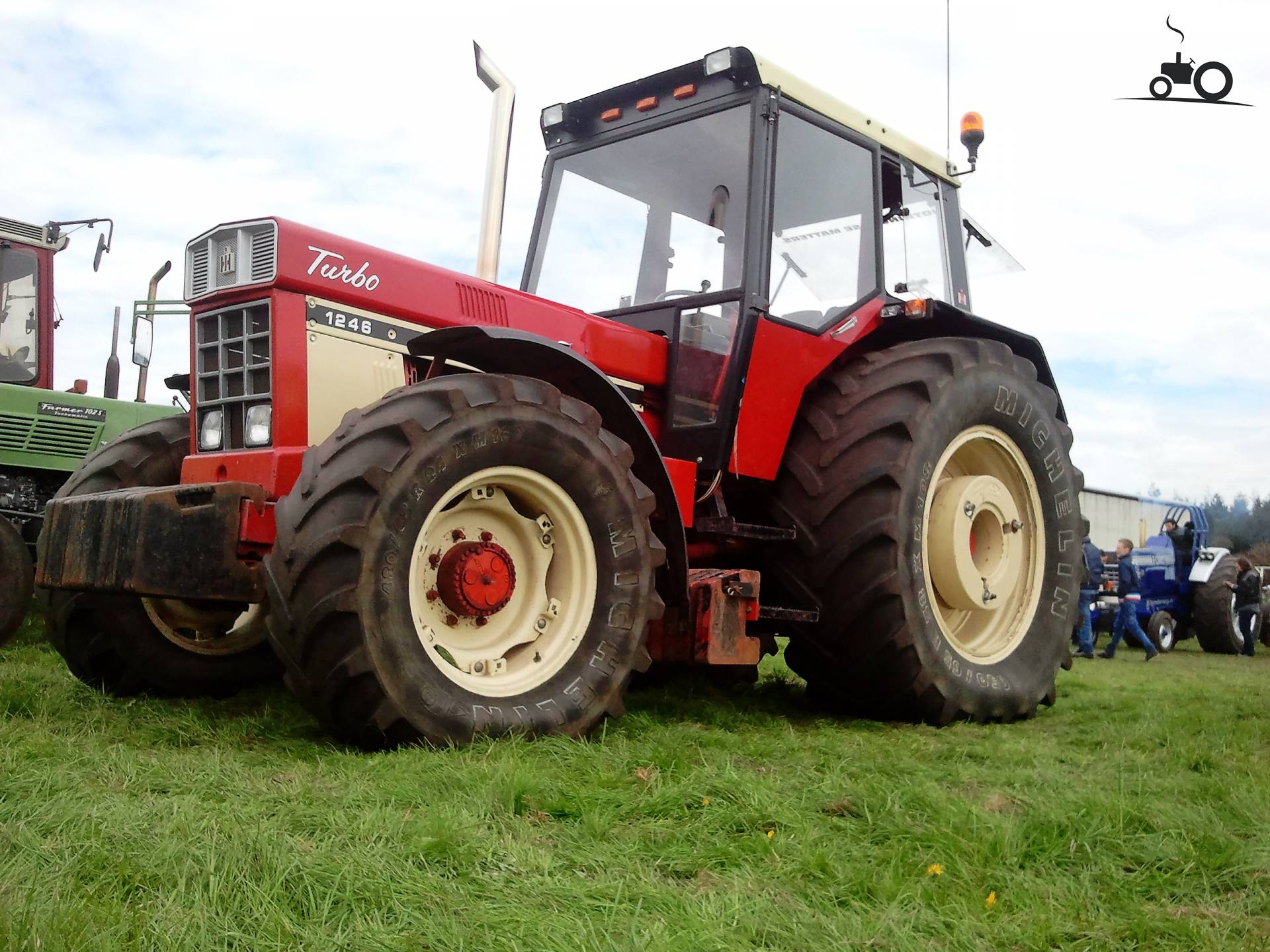 Foto International 1246 #753244