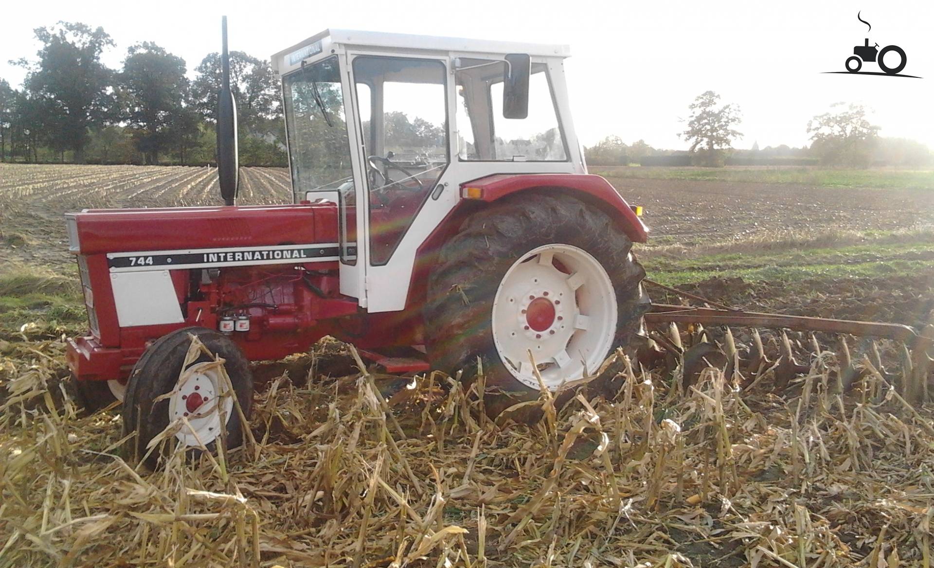 Foto International 744 #807629