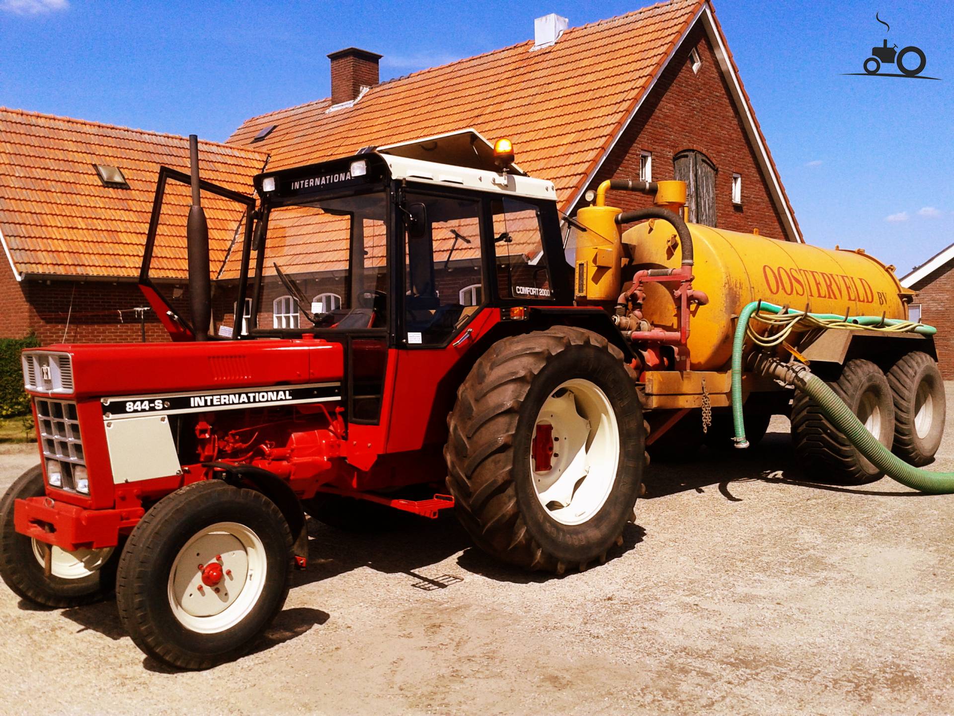 Foto International 844 S #820840