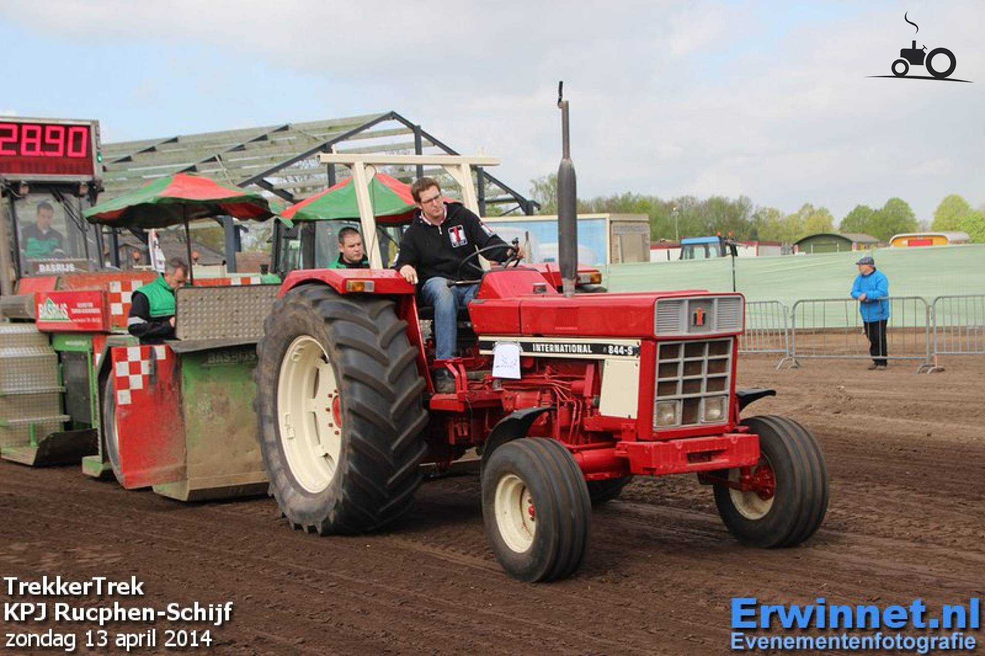 Trekkerslep / trekkertrek / tractorpulling - International 844 S