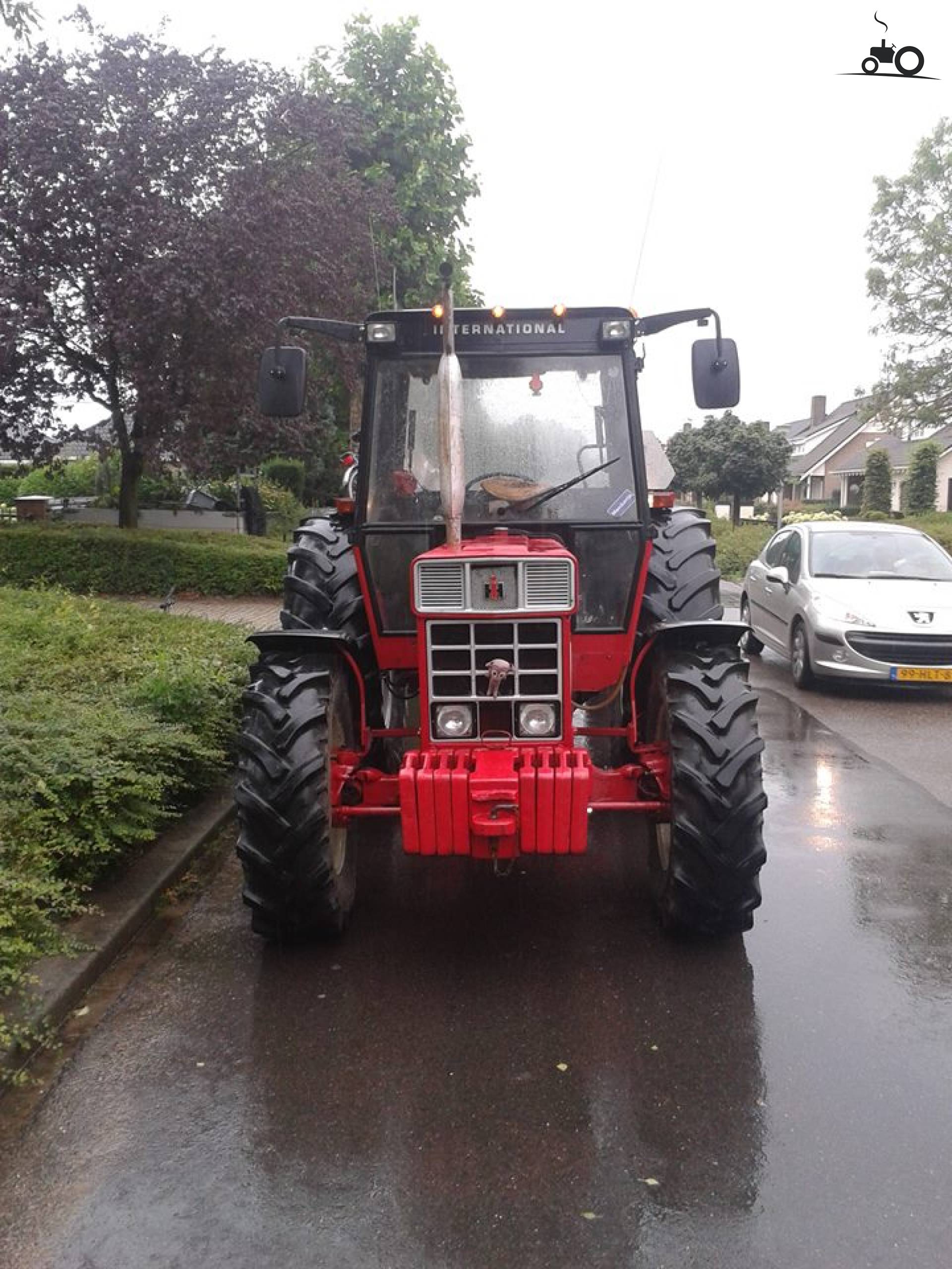 Foto International 844 S #862900