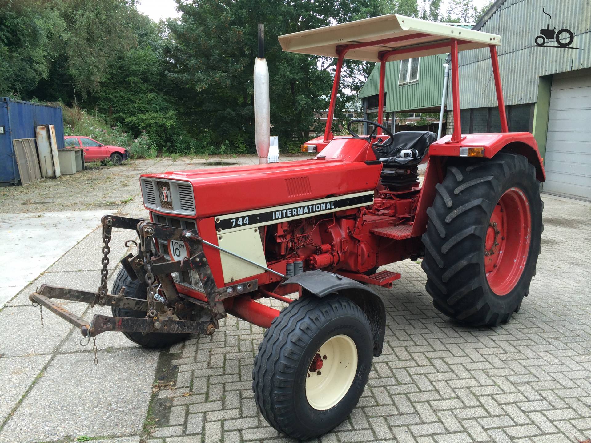 Foto International 744 #864630