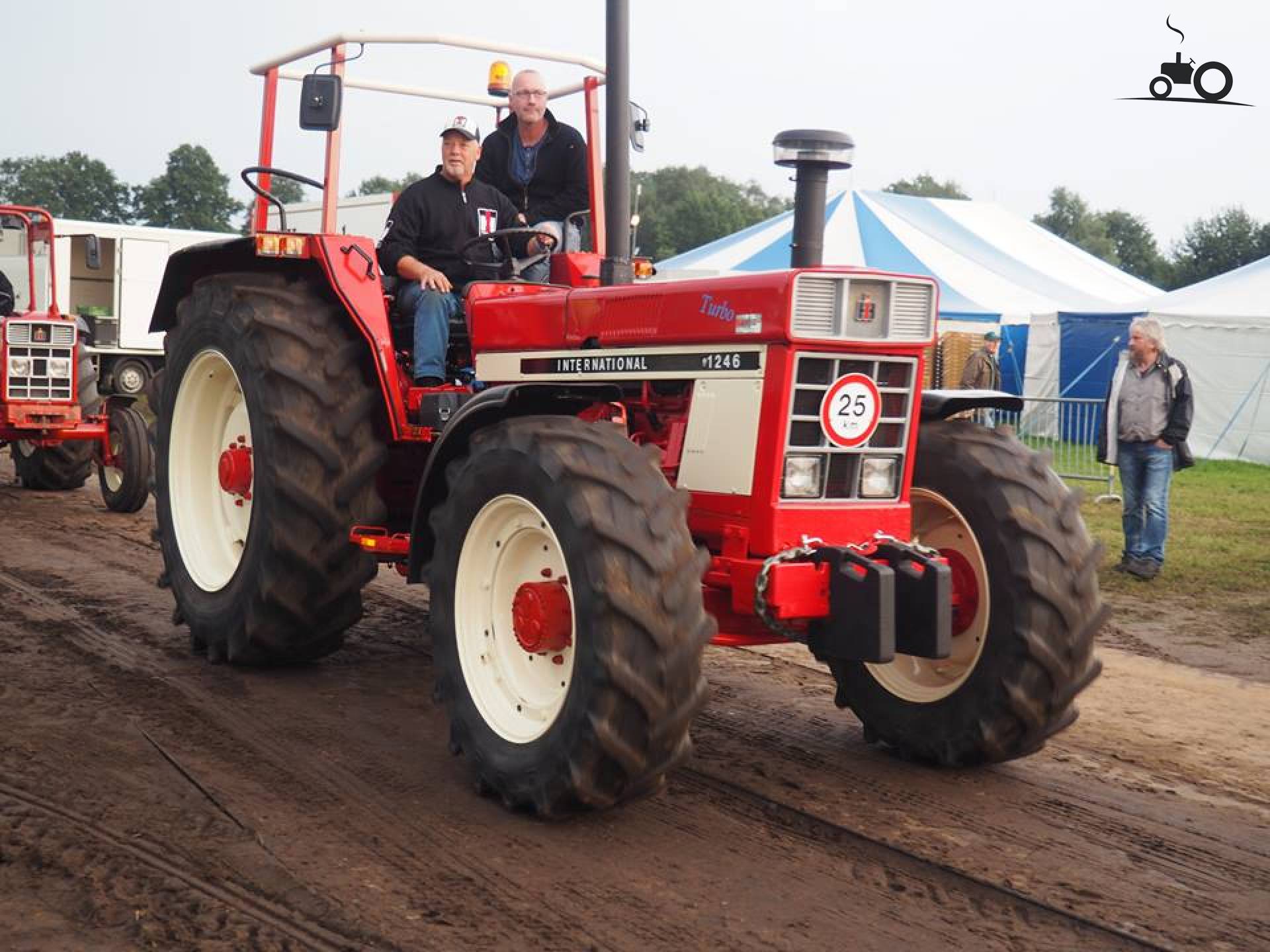 Foto International 1246 #935798