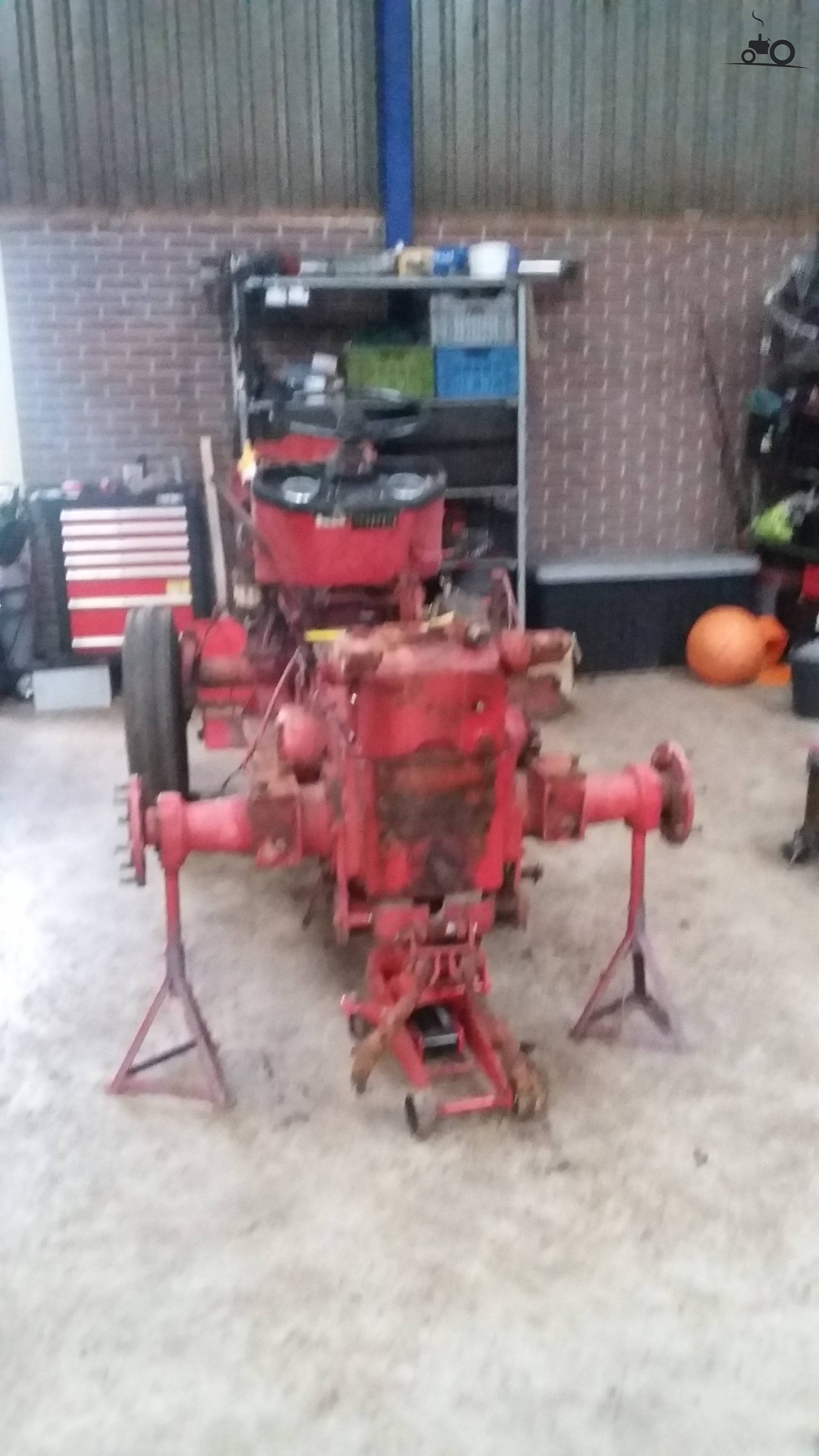 International 633