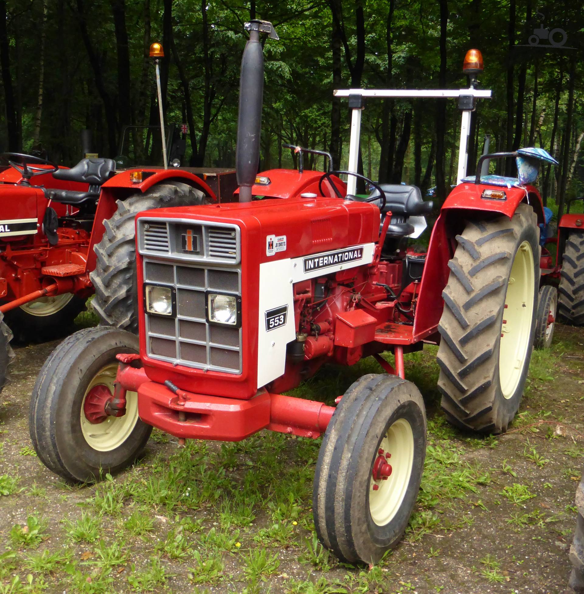 International 553 - France - Tracteur image #971039