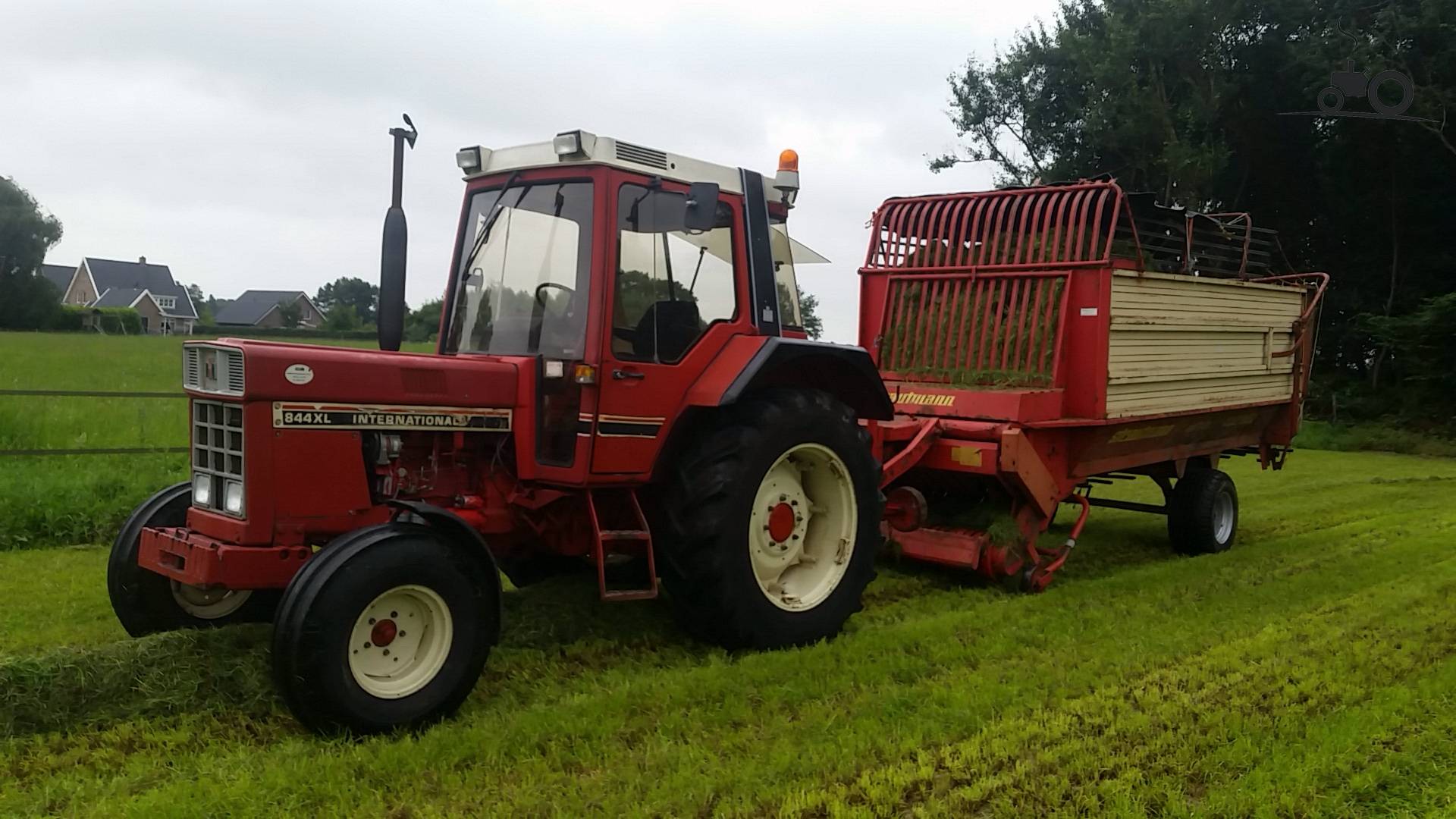 Foto International 844 XL #977510