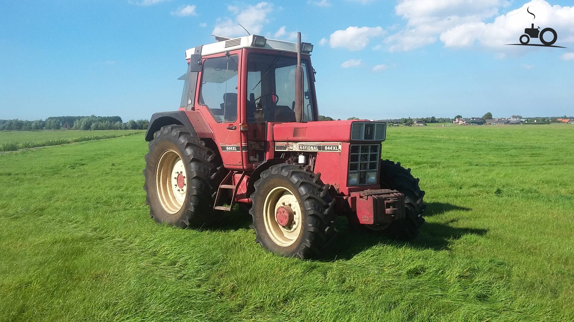 Foto International 844 XL #982096