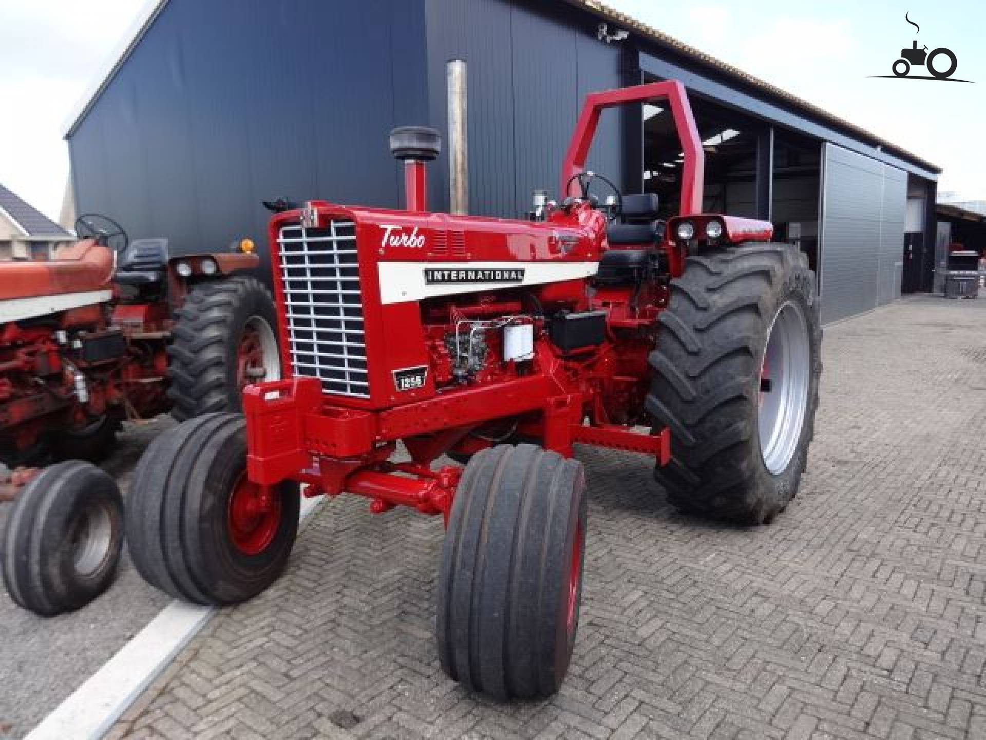 International 1256 - United Kingdom - Tractor picture #982313