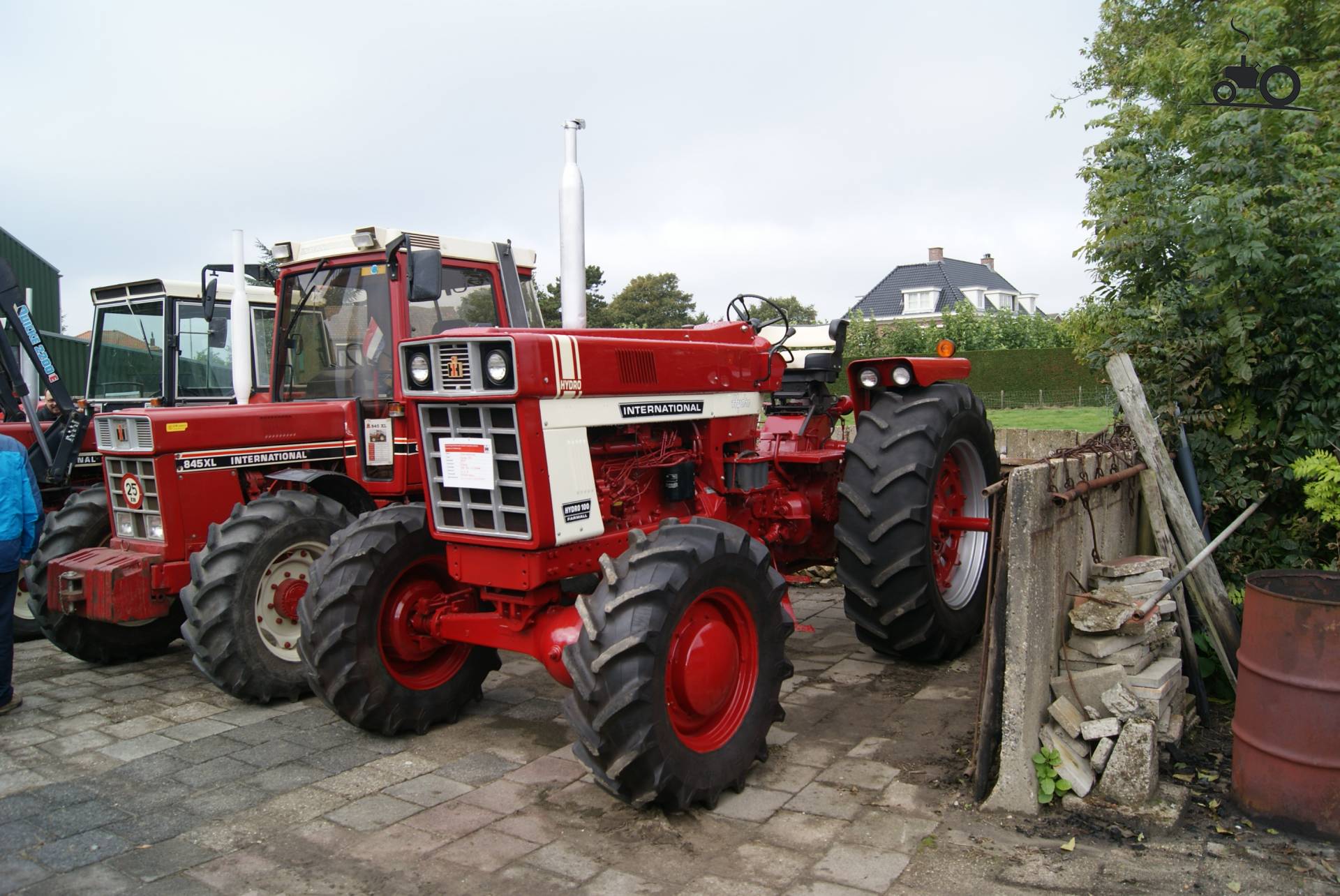 Foto International Hydro 100 #986575