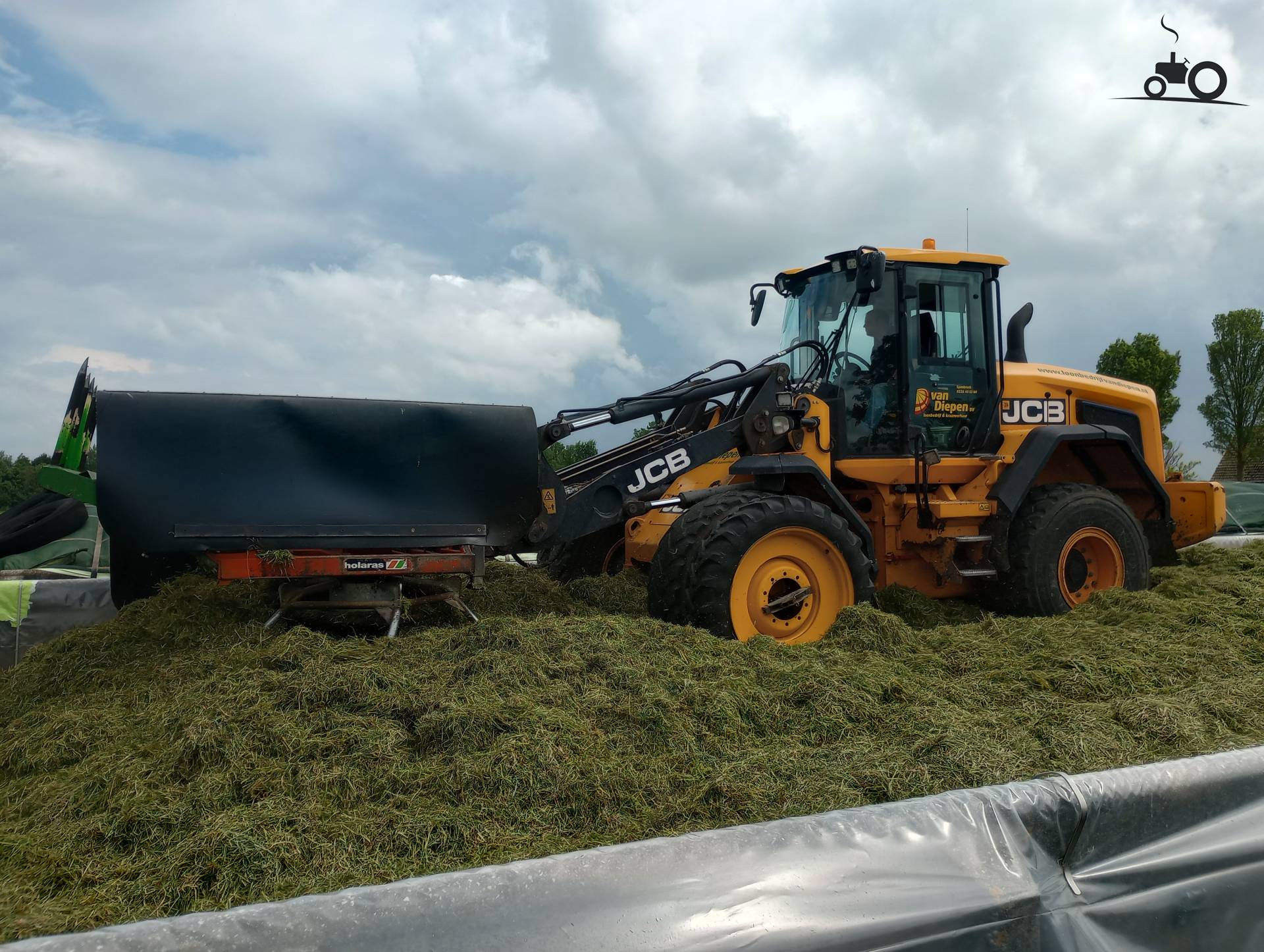 Foto JCB 427 S (wiellader) van Loonbedrijf van Diepen