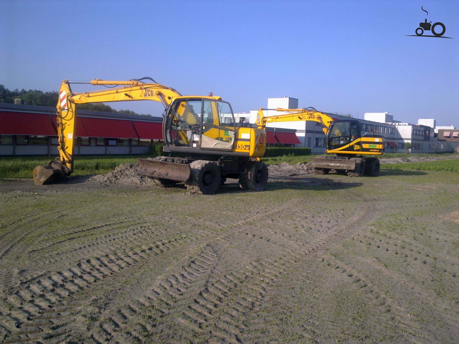 Foto JCB JS 130 W #370668