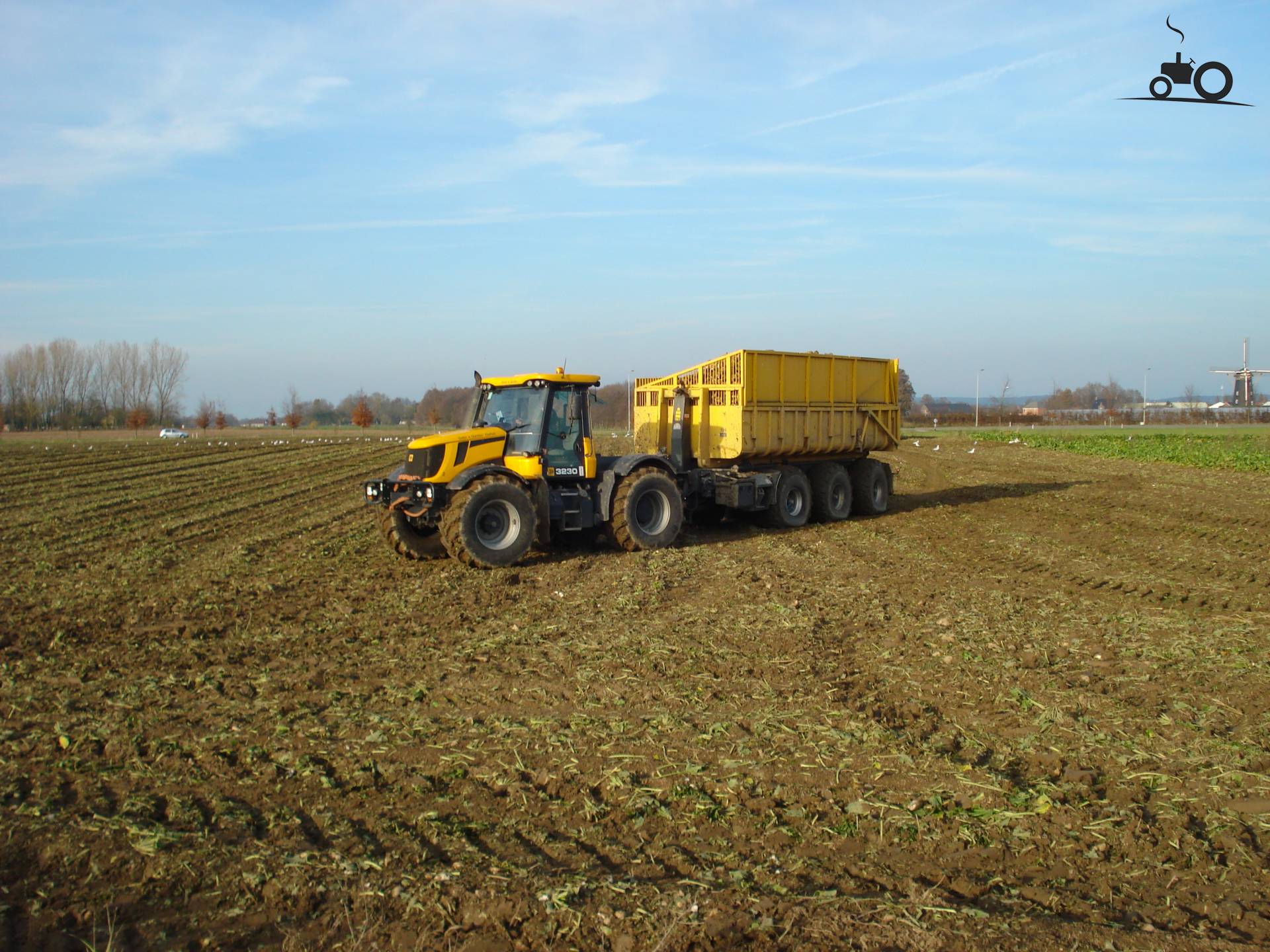 Foto JCB Fastrac 3230 van Loonbedrijf Gebr. Van Gelder Oeffelt