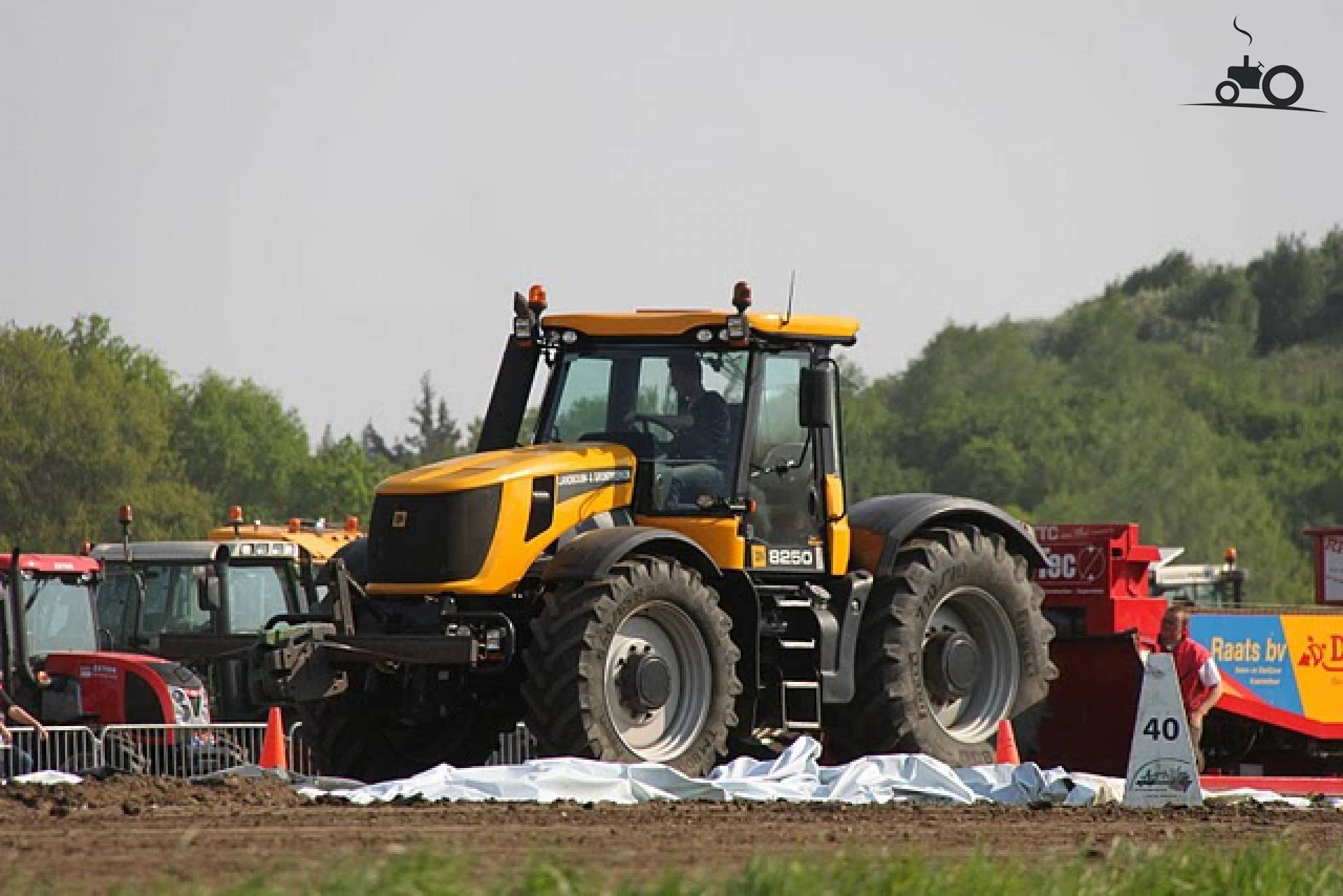 Foto JCB Fastrac 8250 #483732