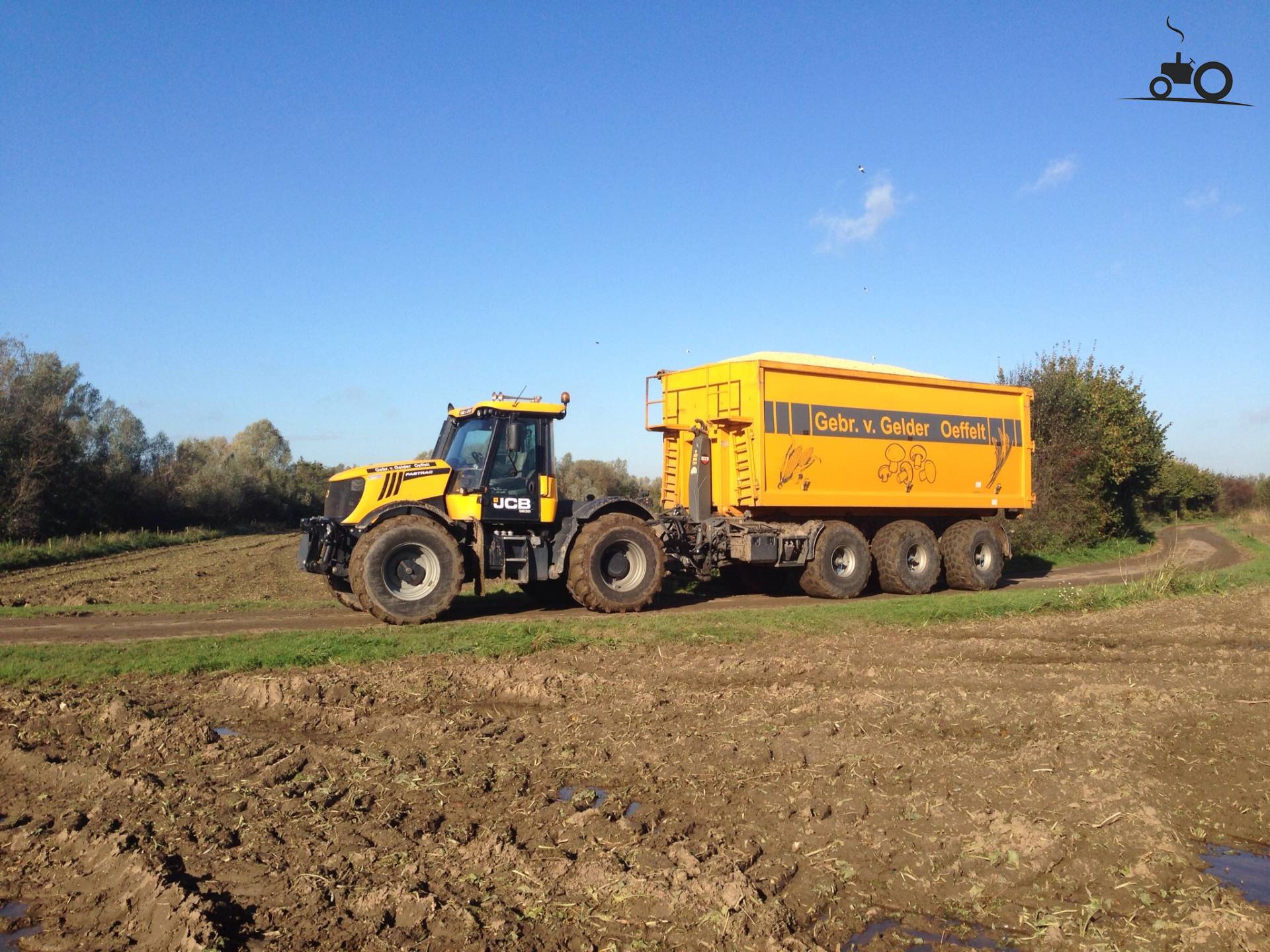 Foto JCB Fastrac 3230 van Loonbedrijf Gebr. Van Gelder Oeffelt