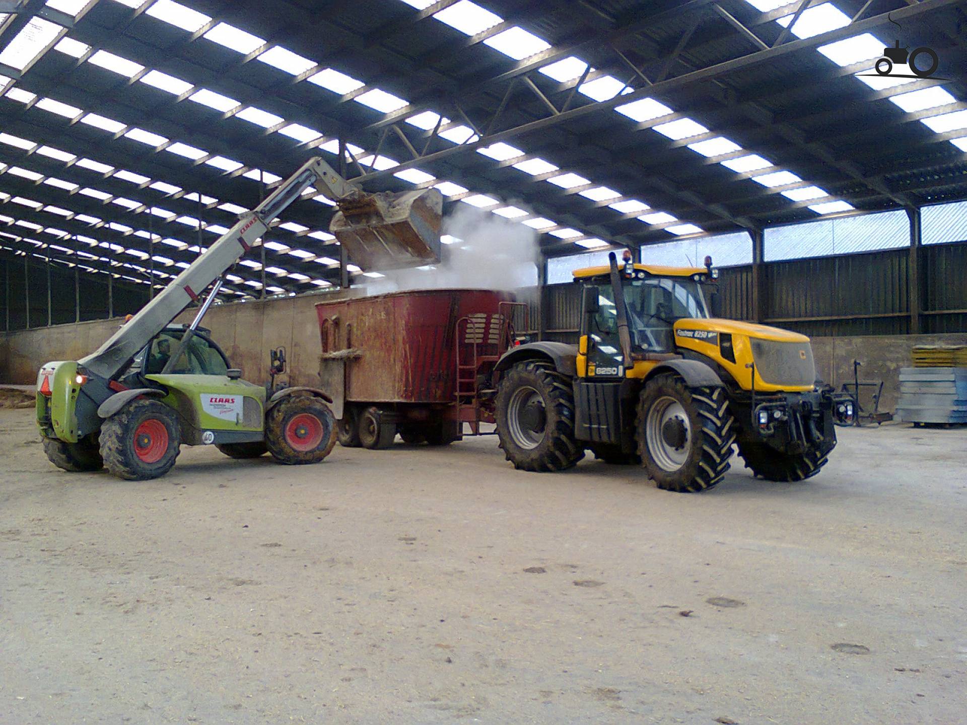 Foto JCB Fastrac 8250 #891792