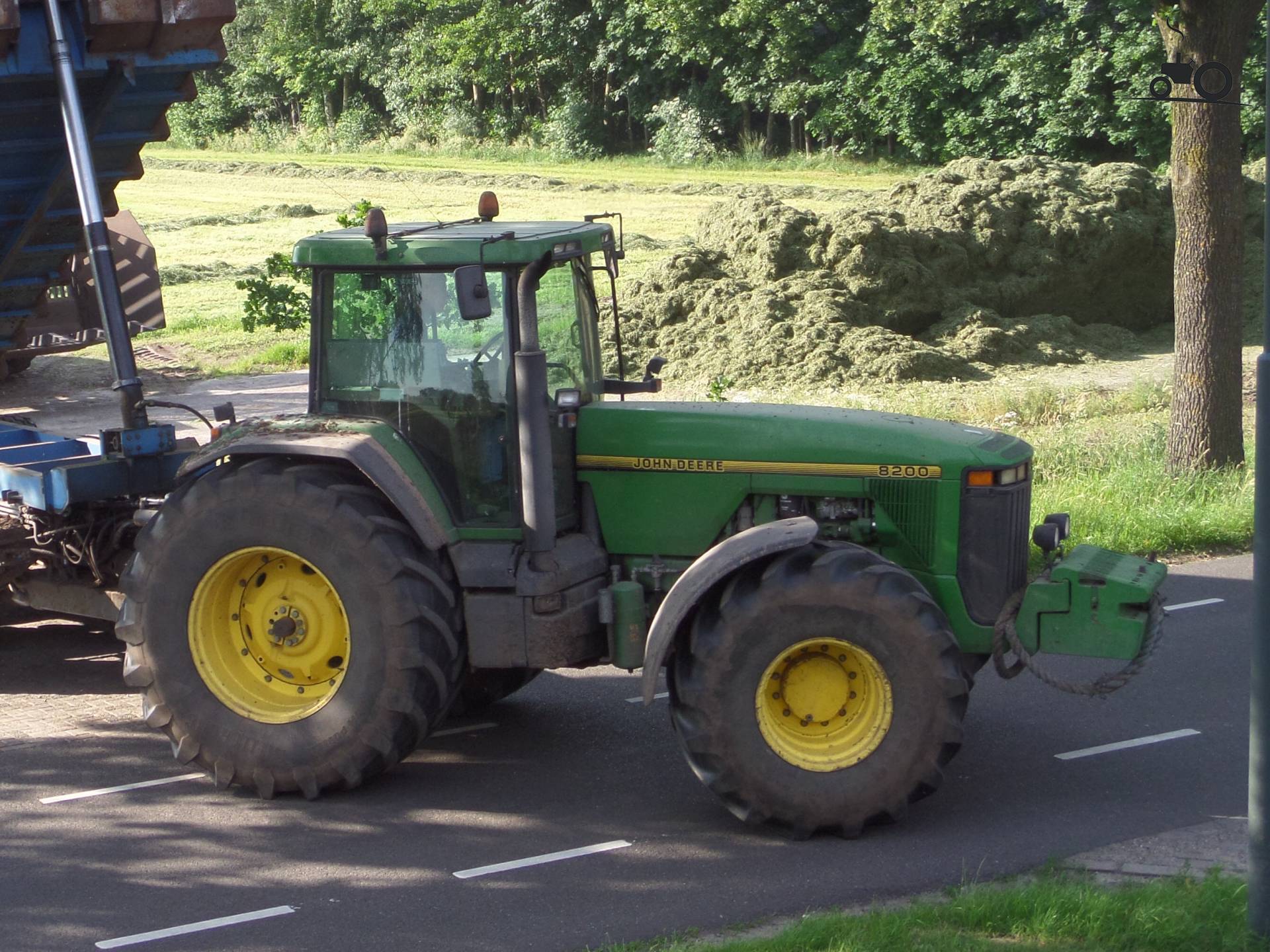 Foto John Deere 8200 van Bosmans Hilvarenbeek