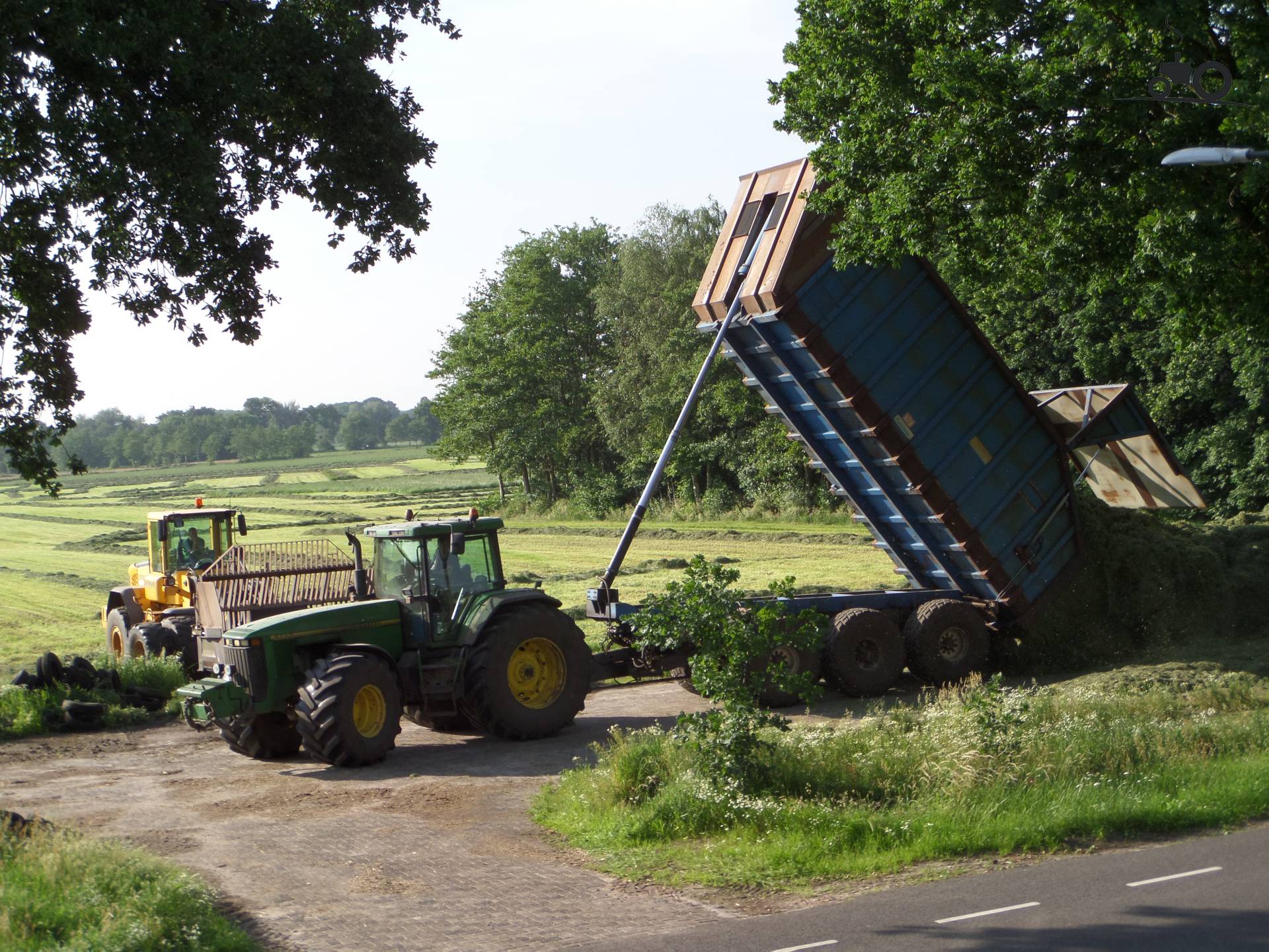 Foto John Deere 8200 van Bosmans Hilvarenbeek